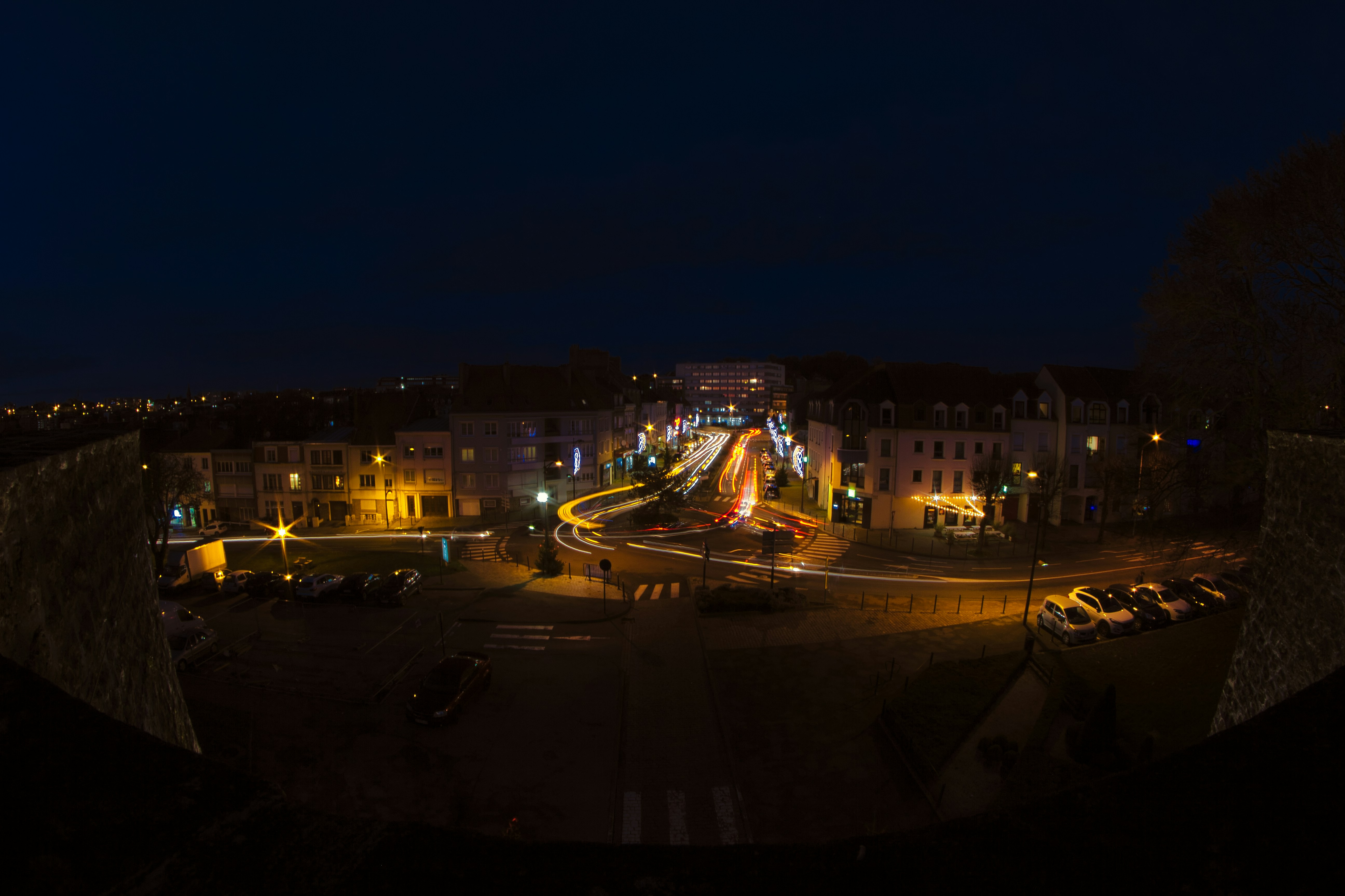 Nocturnal Rhythm of Urban Streets