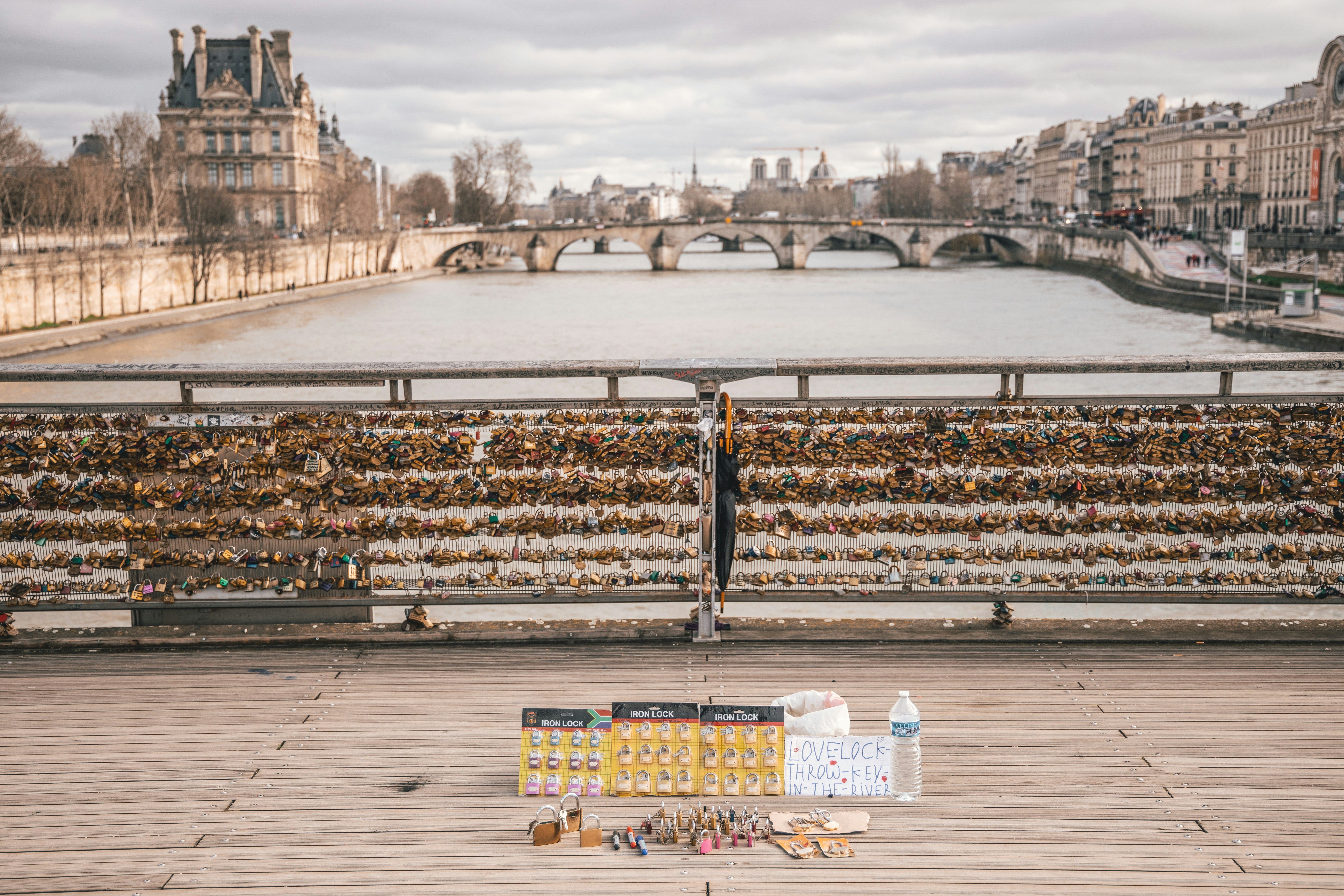 Seine Locks at Dawn: A Quiet Parisian Riverside Moment