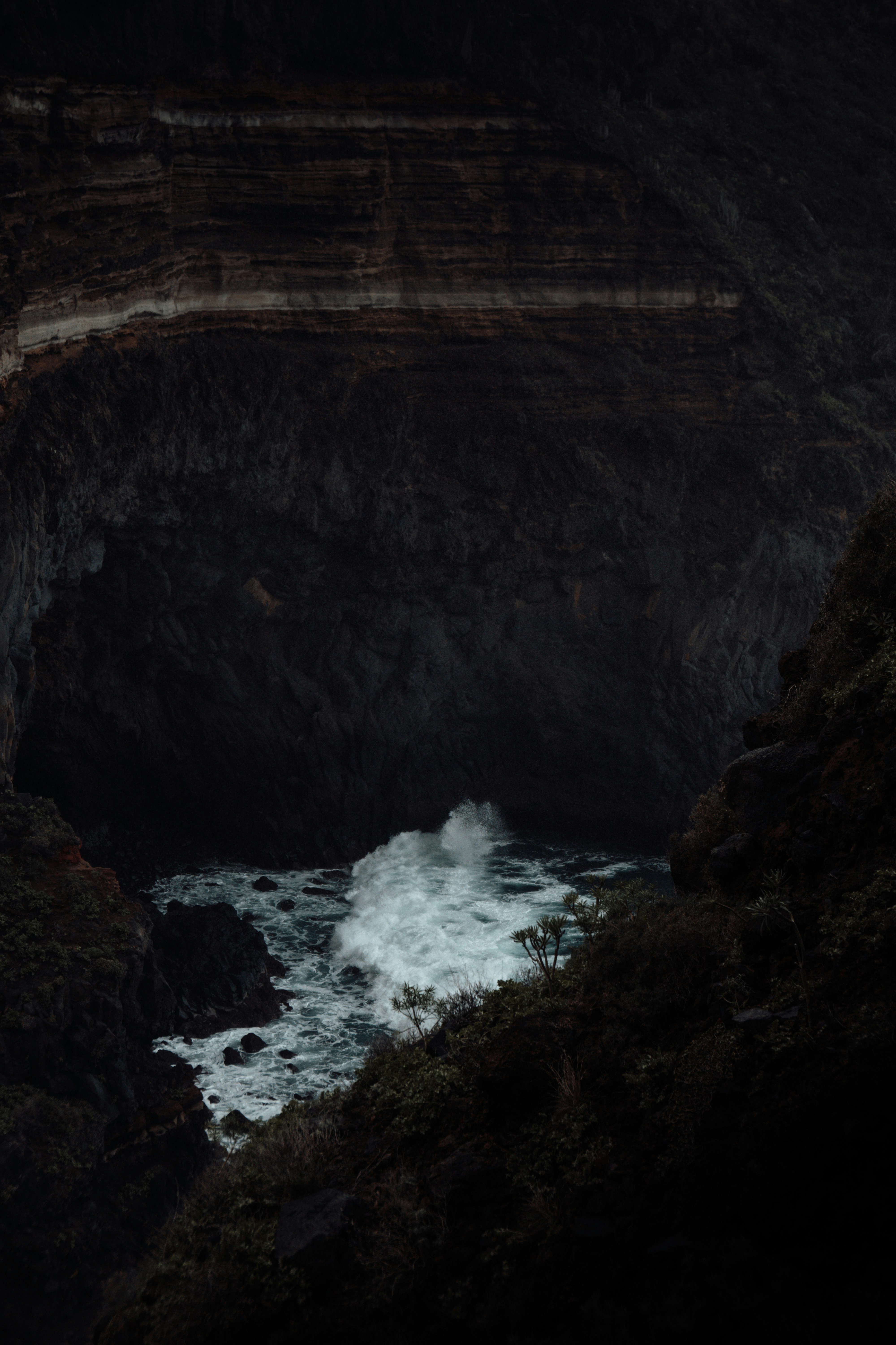 Dark Cave Pictures | Download Free Images on Unsplash