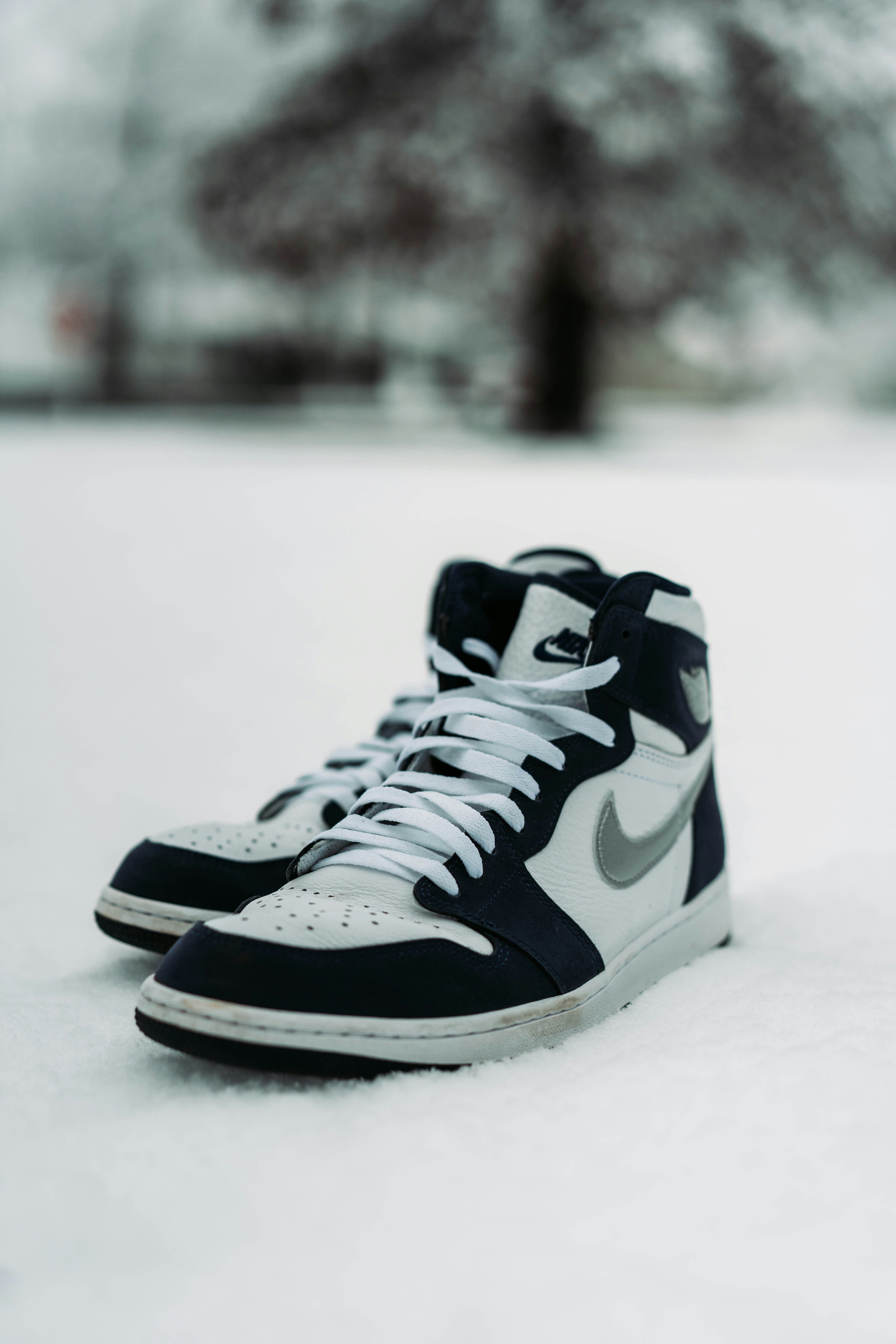 Snowbound Nike High-Tops: A Quiet Close-Up on Winter White