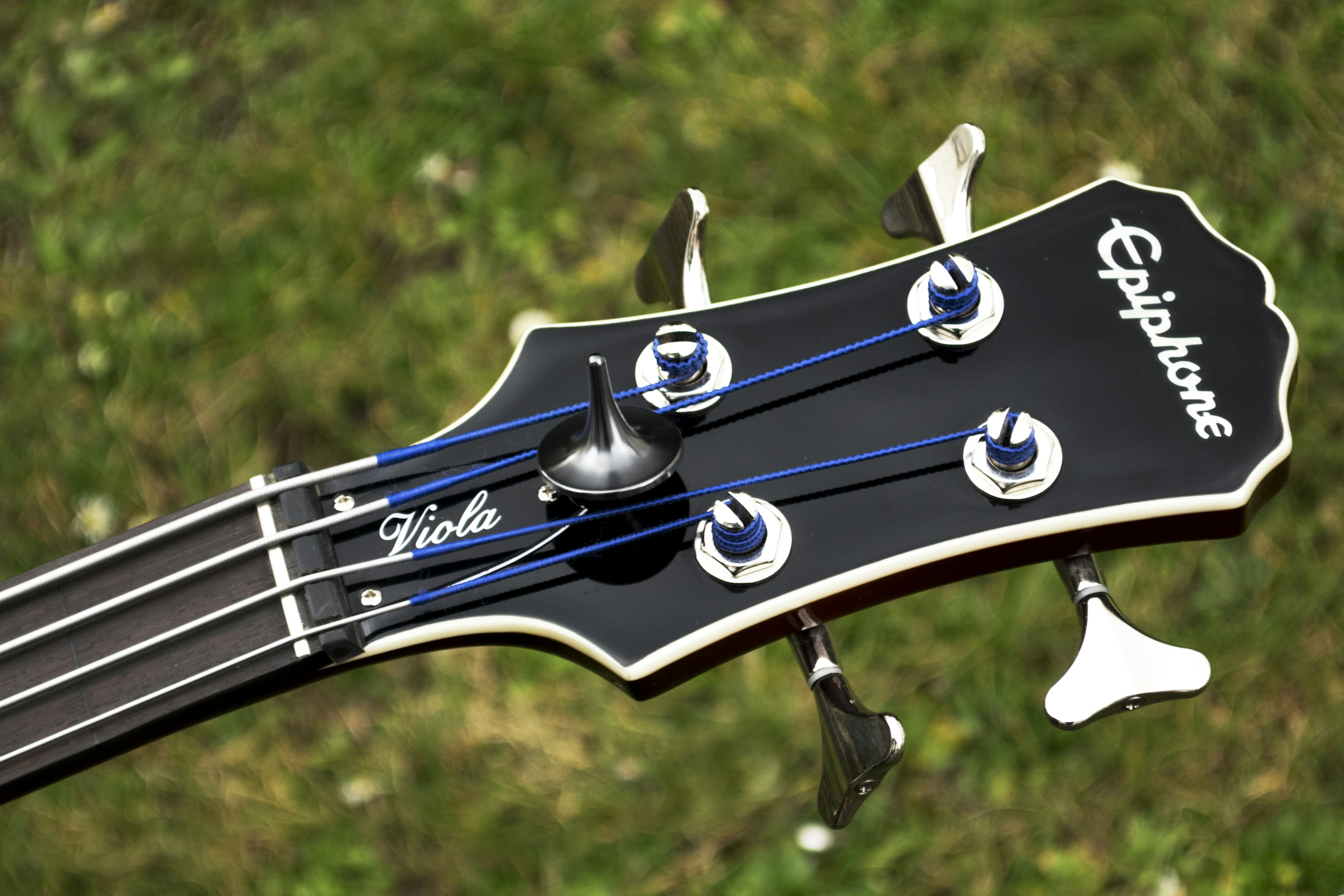 ForeverSpin "Black Zirconium" Spinning Top on a customized fretless Epiphone Viola Bass
Photo: Evelyn Wnuk