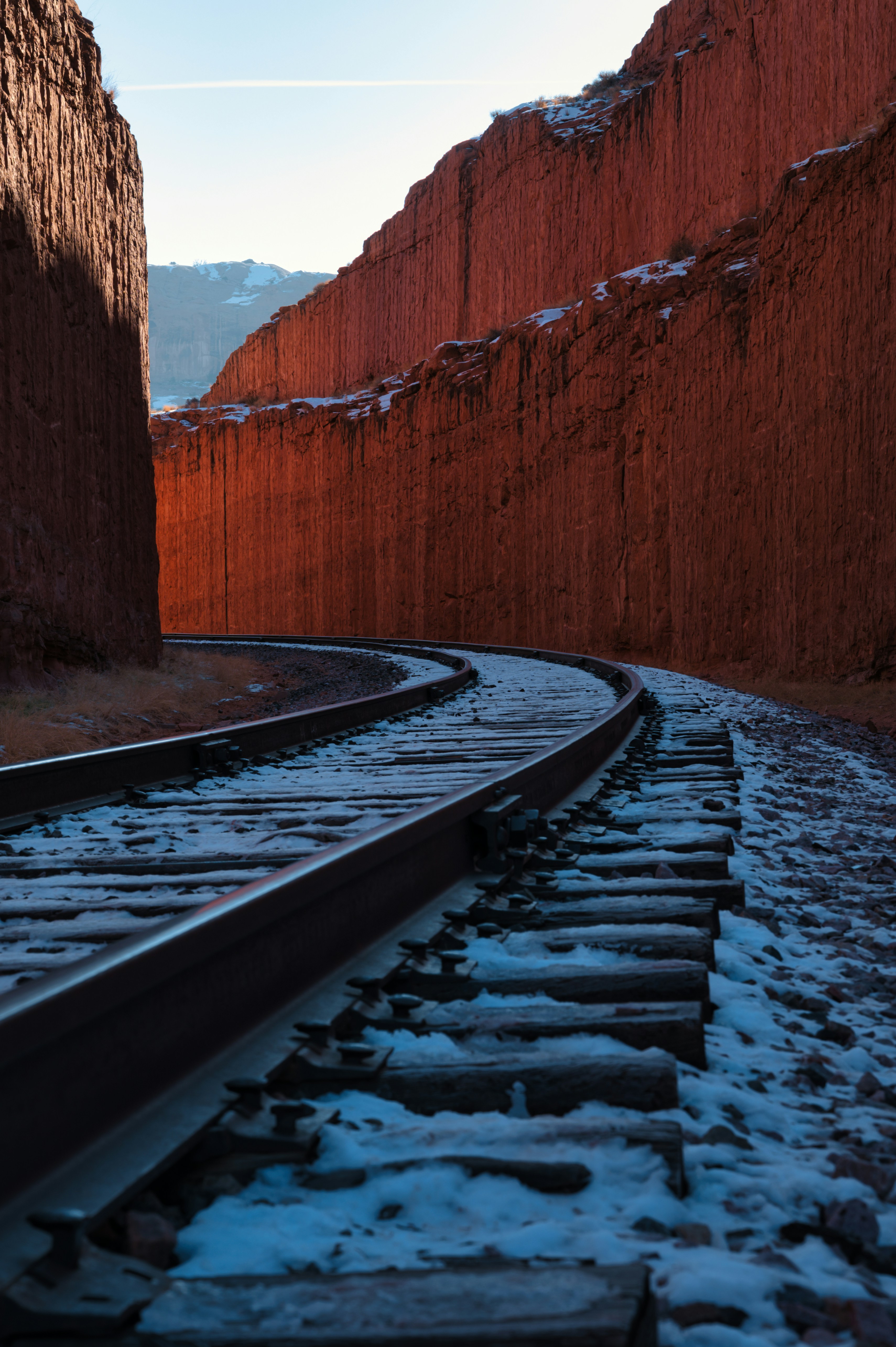 Brown rock formation near body of water during daytime photo – Free Ut ...