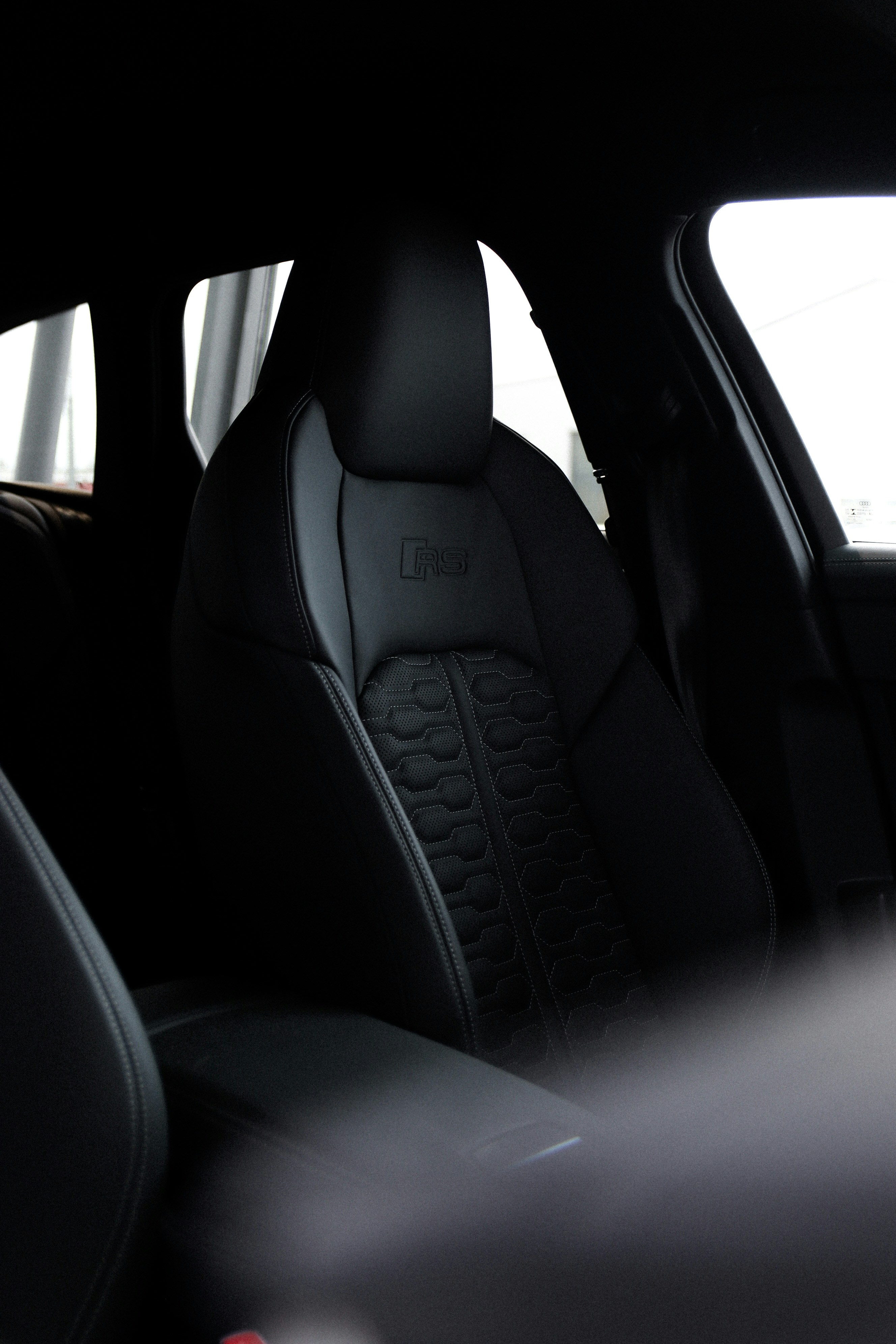 Black car seat in car photo – Free Black Image on Unsplash