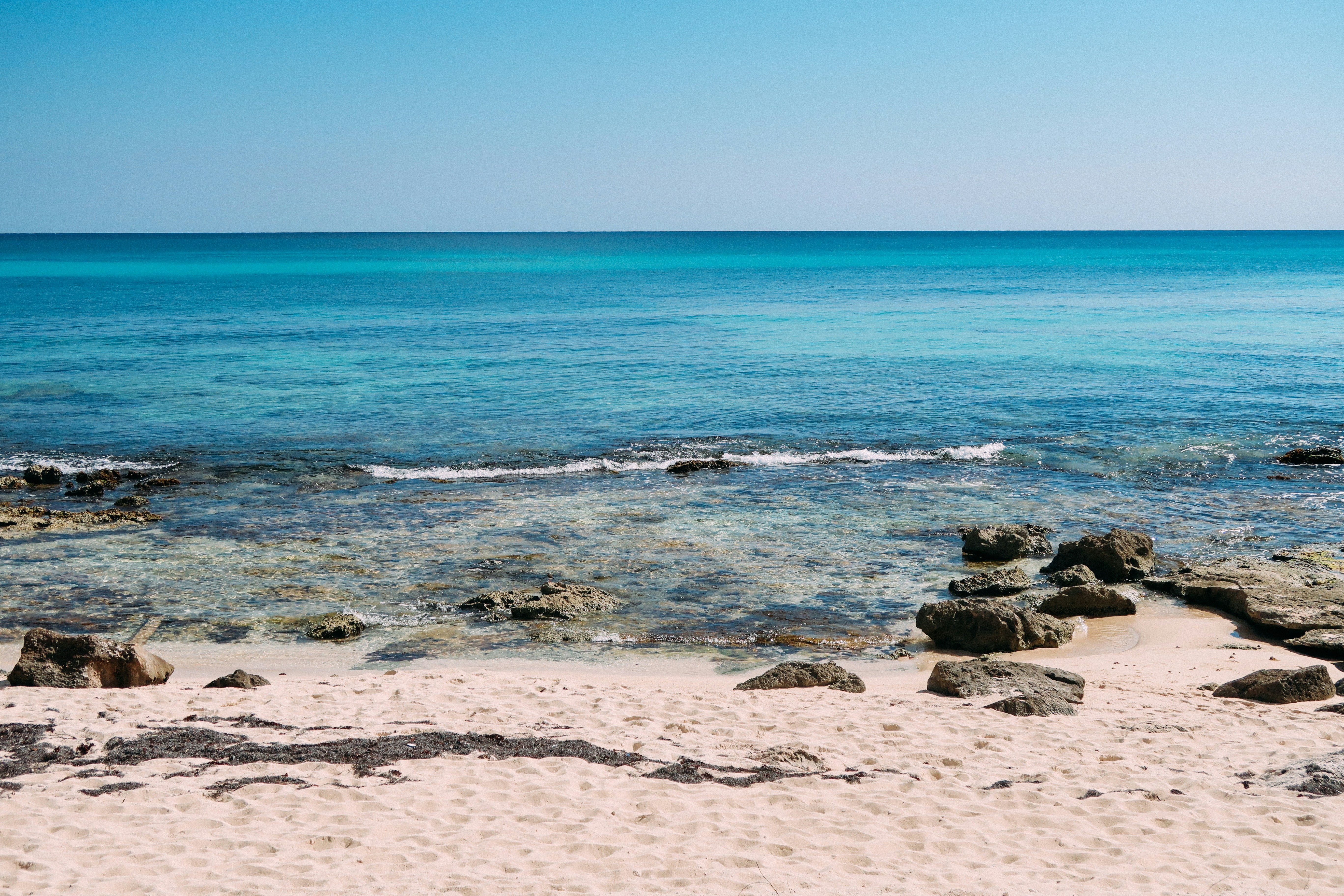 Brown sand beach during daytime photo – Free Mexico Image on Unsplash