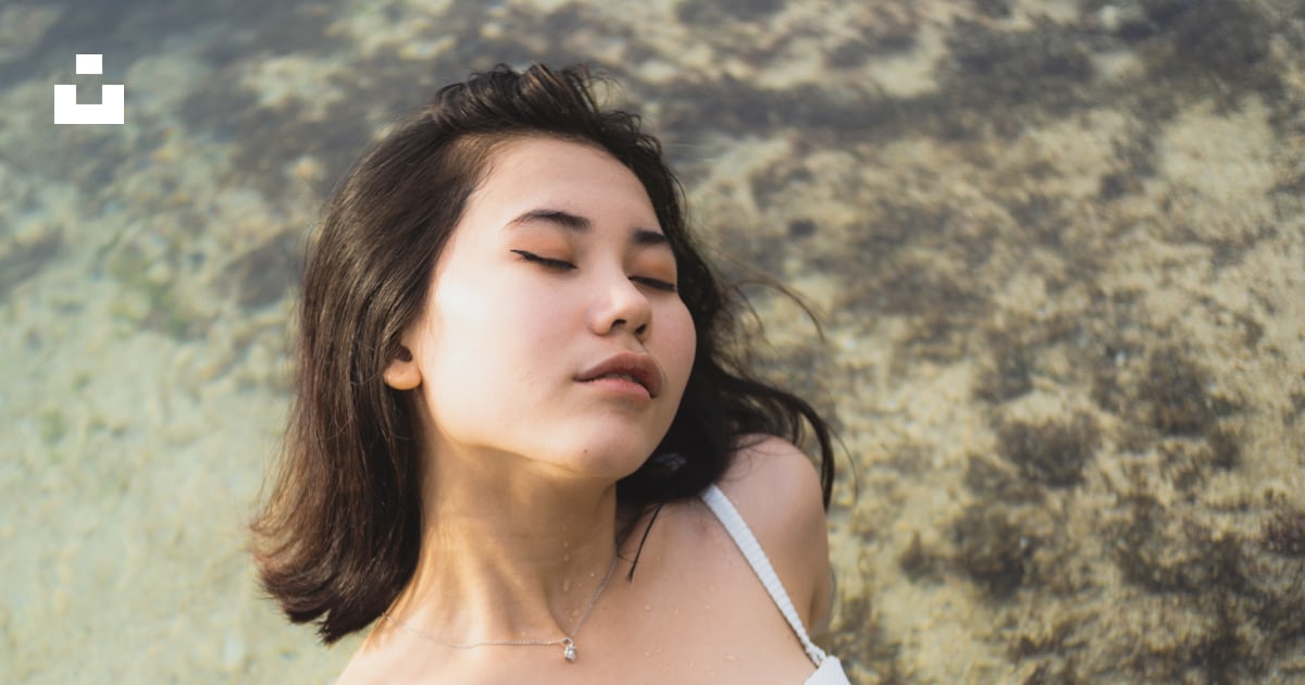 하얀 브래지어와 팬티에 여자 사진 Unsplash의 무료 발리 섬 이미지