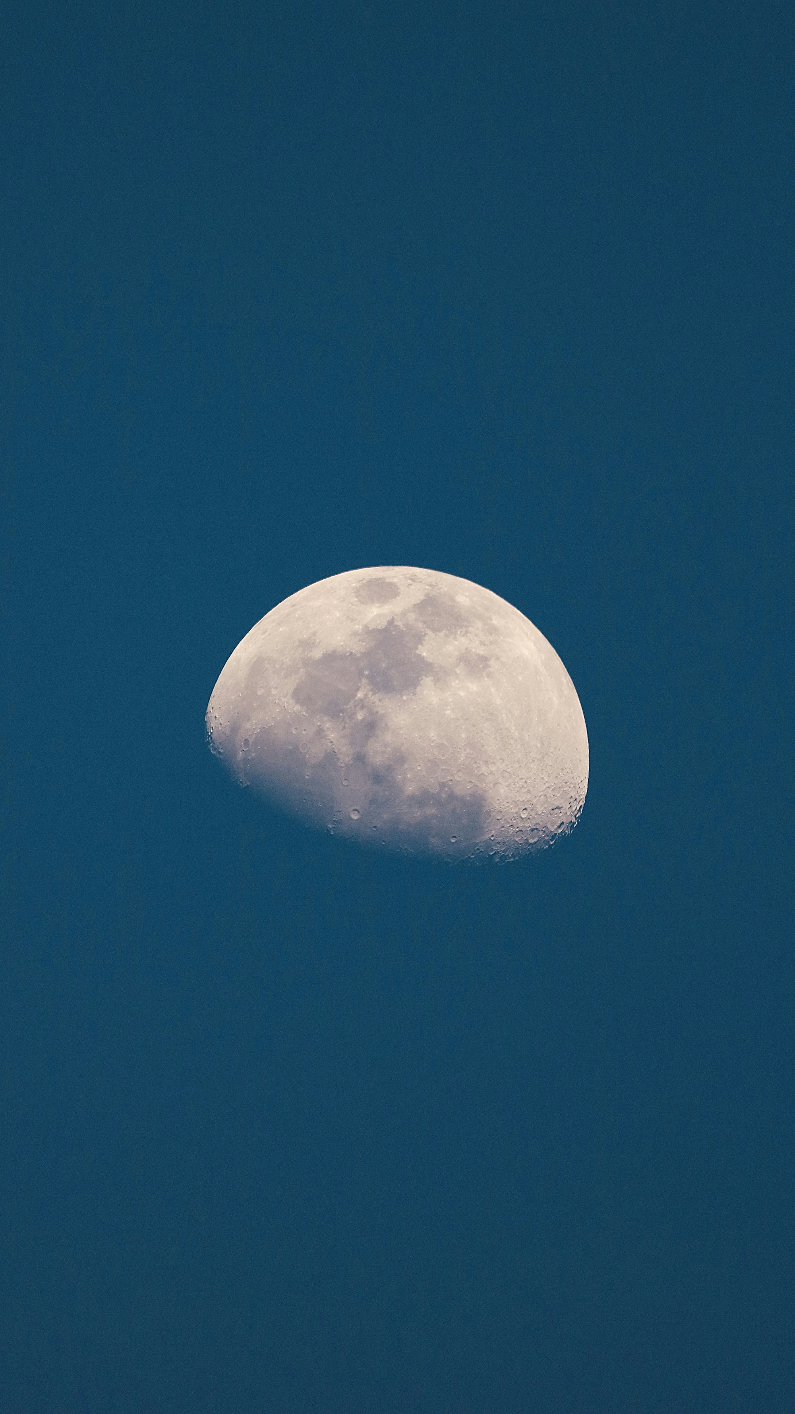 Foto Luna llena en cielo azul – Imagen India gratis en Unsplash