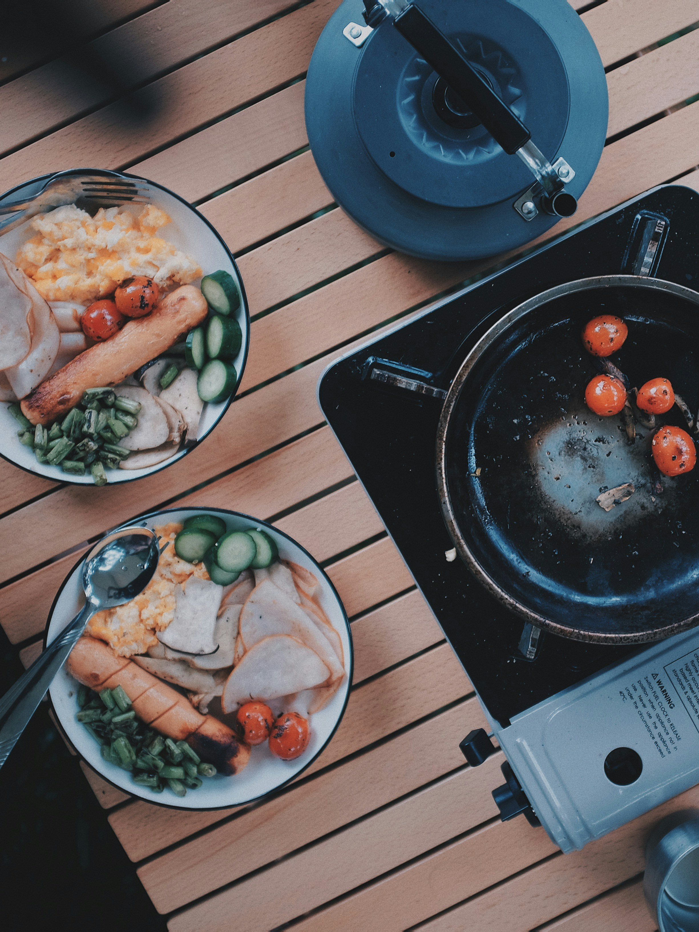 Deckside Overhead: A Casual Outdoor Meal Around a Portable Stove