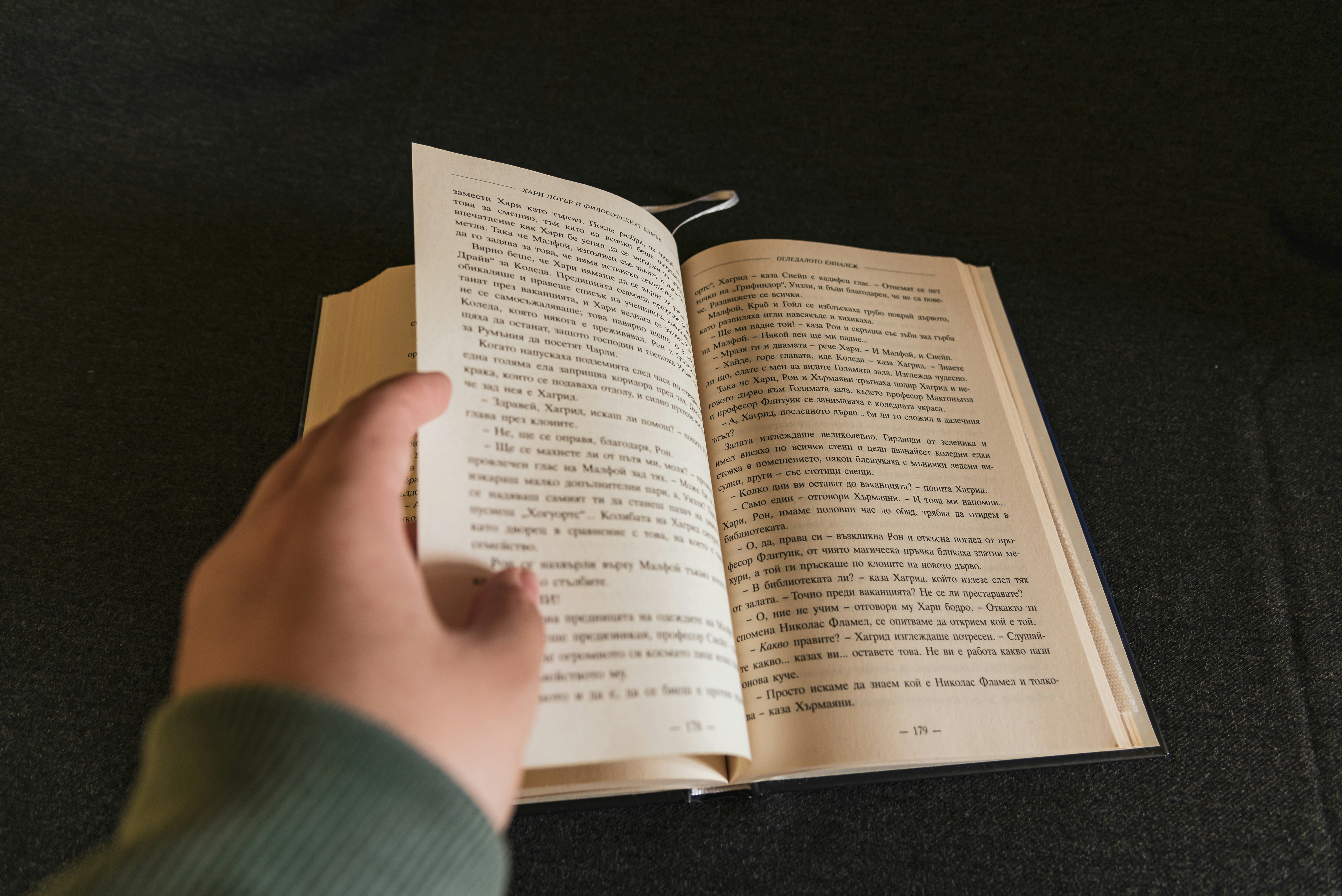 Book Pages Pictures [HD] | Download Free Images on Unsplash