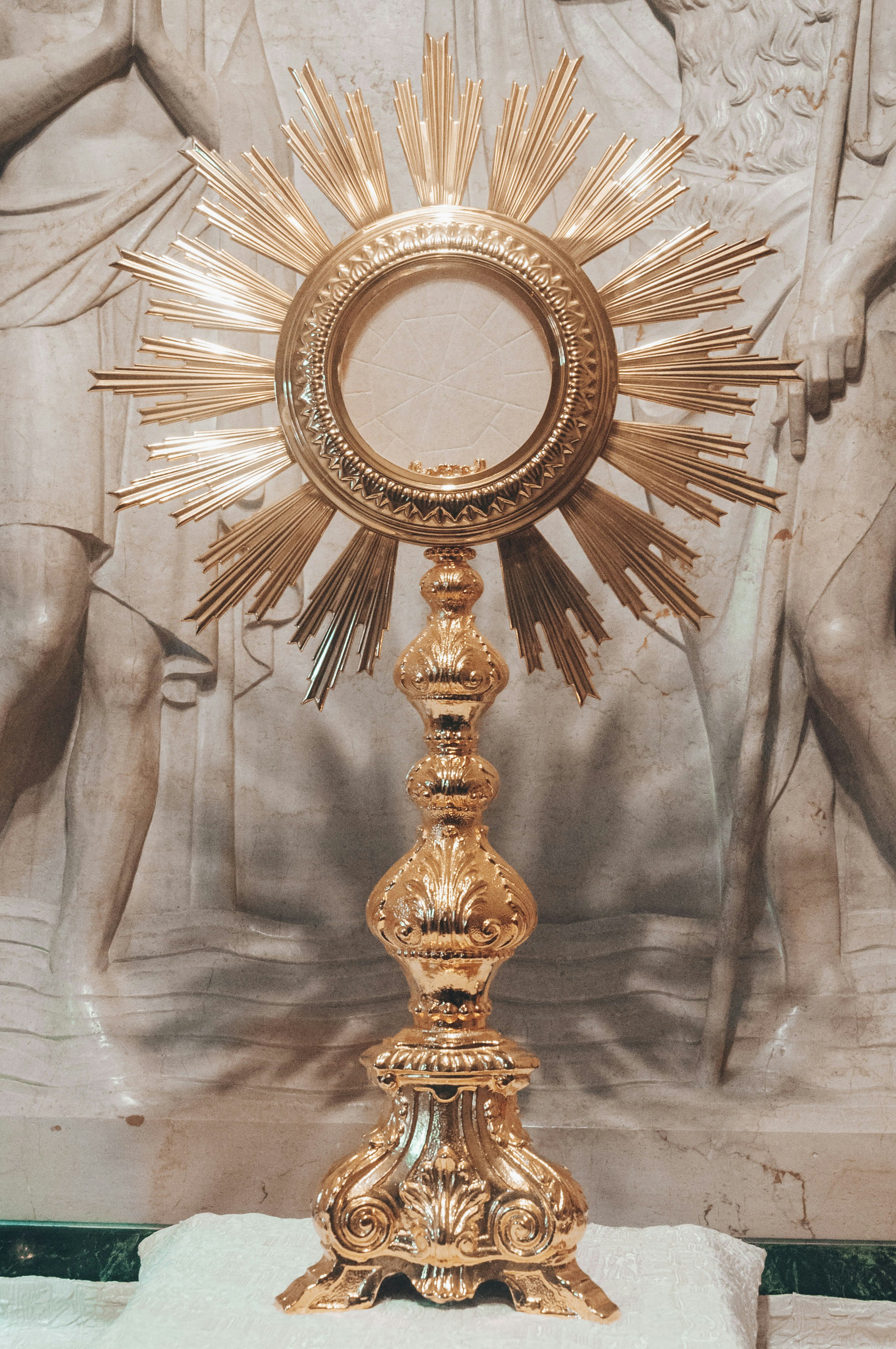 Eucharistic Adoration Pictures | Download Free Images on Unsplash