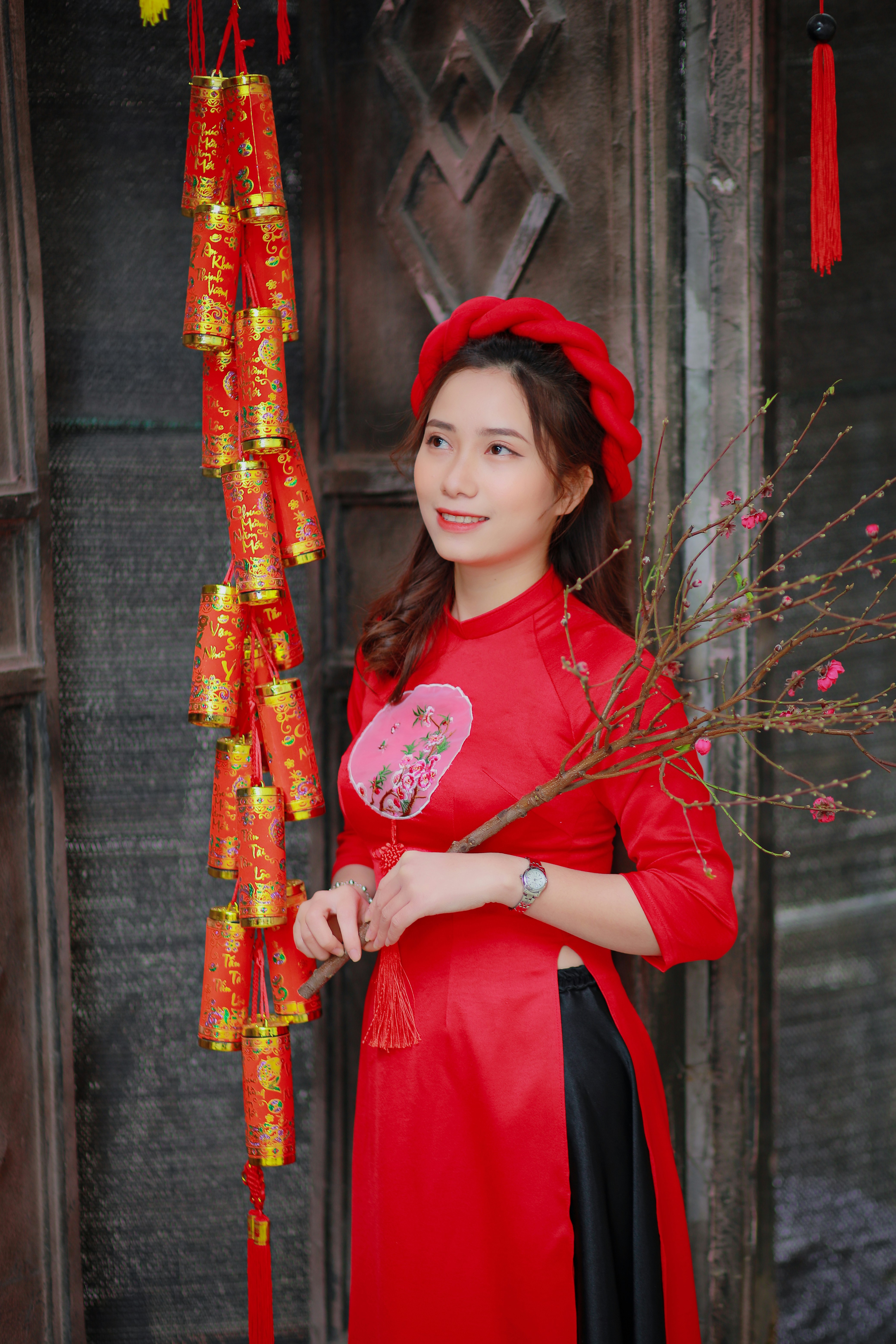 Crimson Lantern Gate Portrait: Quiet Festivity by the Wooden Threshold
