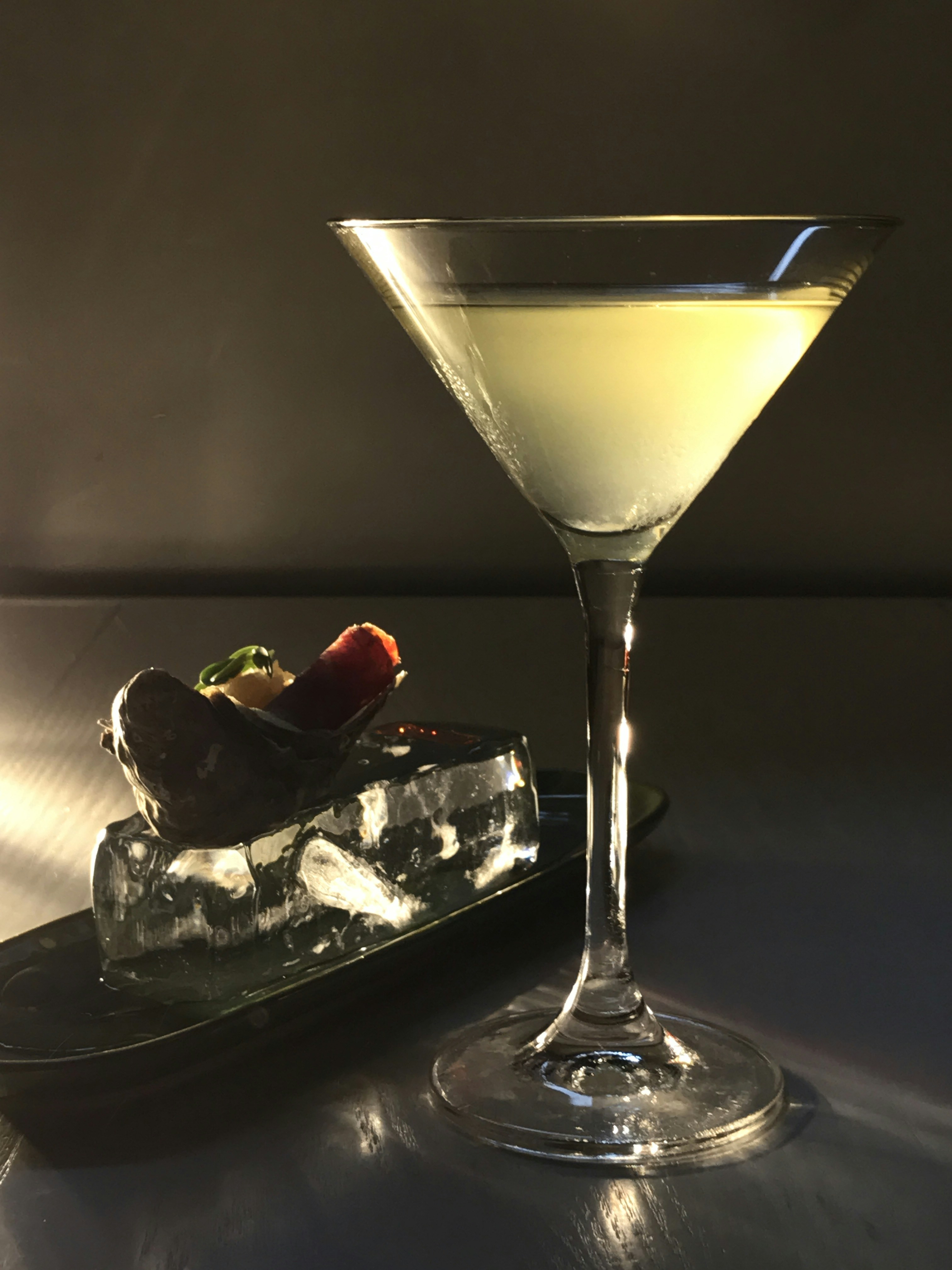 Amber Gleam: Martini in a Quiet Spotlight