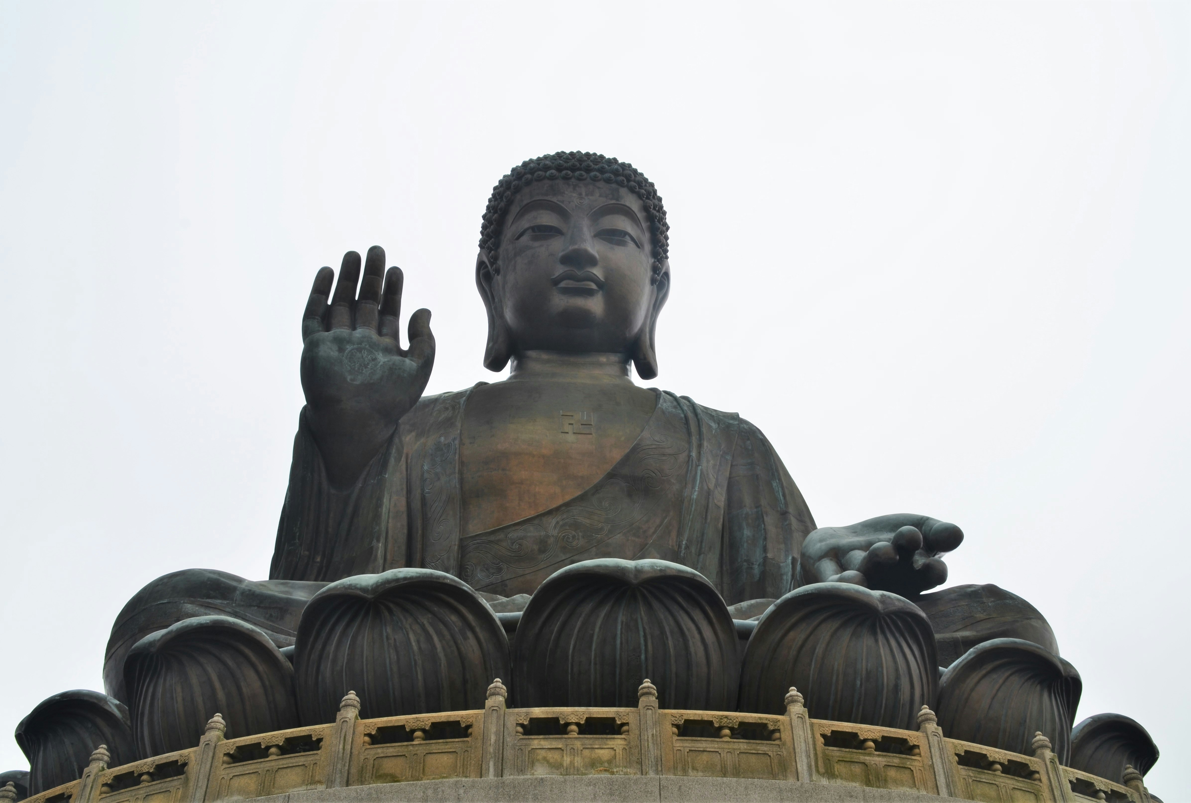 Gray concrete statue of a man photo – Free Hong kong Image on Unsplash