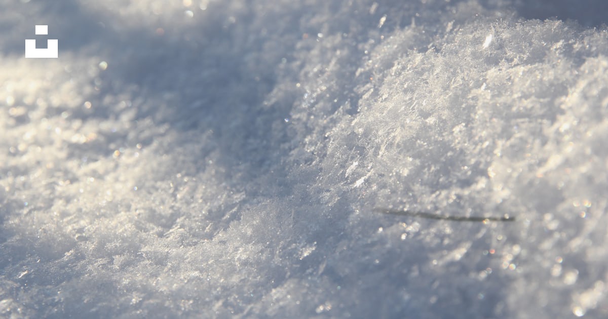 青の背景に白い雪の写真 Unsplashの無料グレー写真