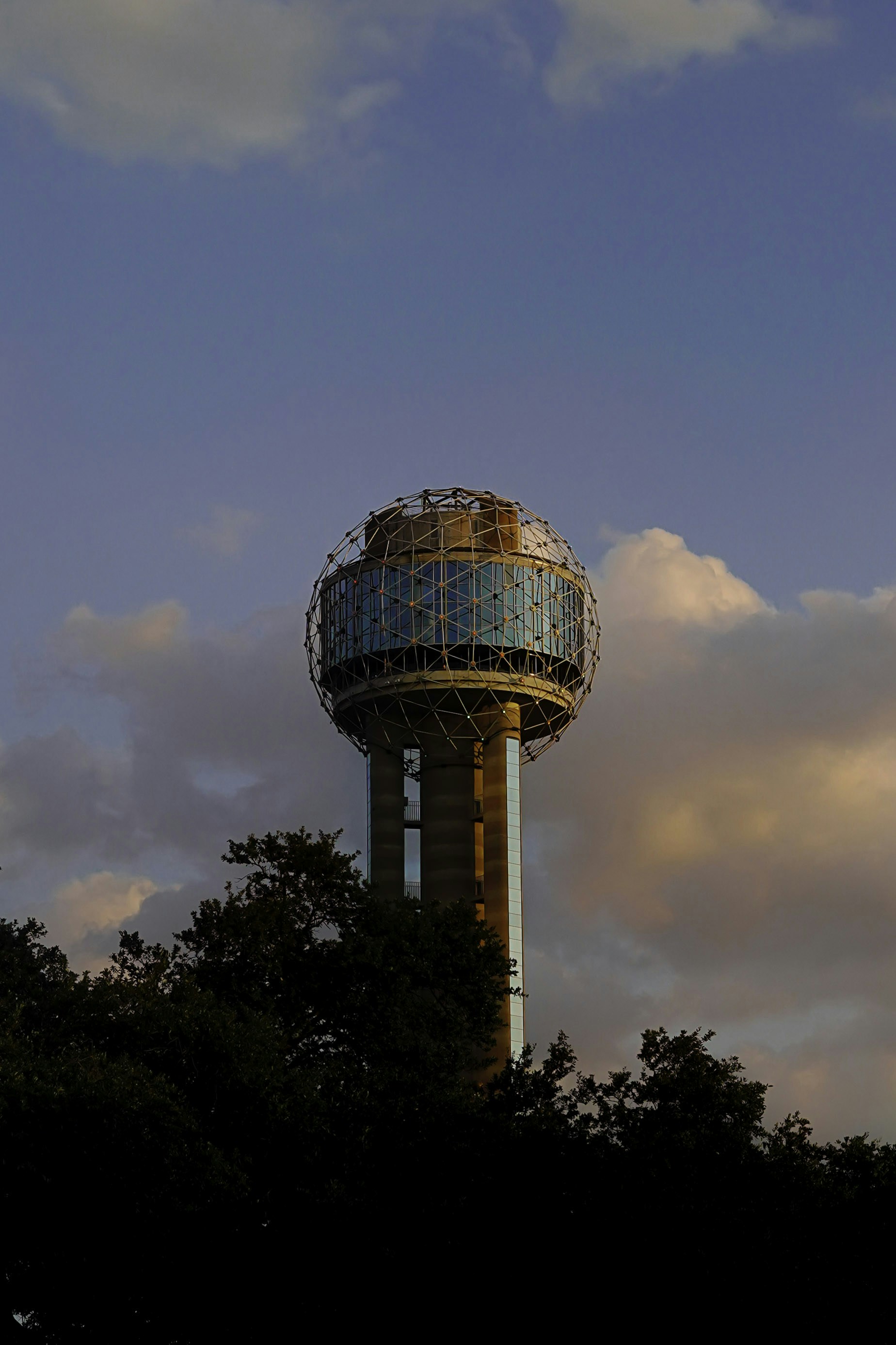 Blue and white round building under blue sky photo – Free Dallas Image ...