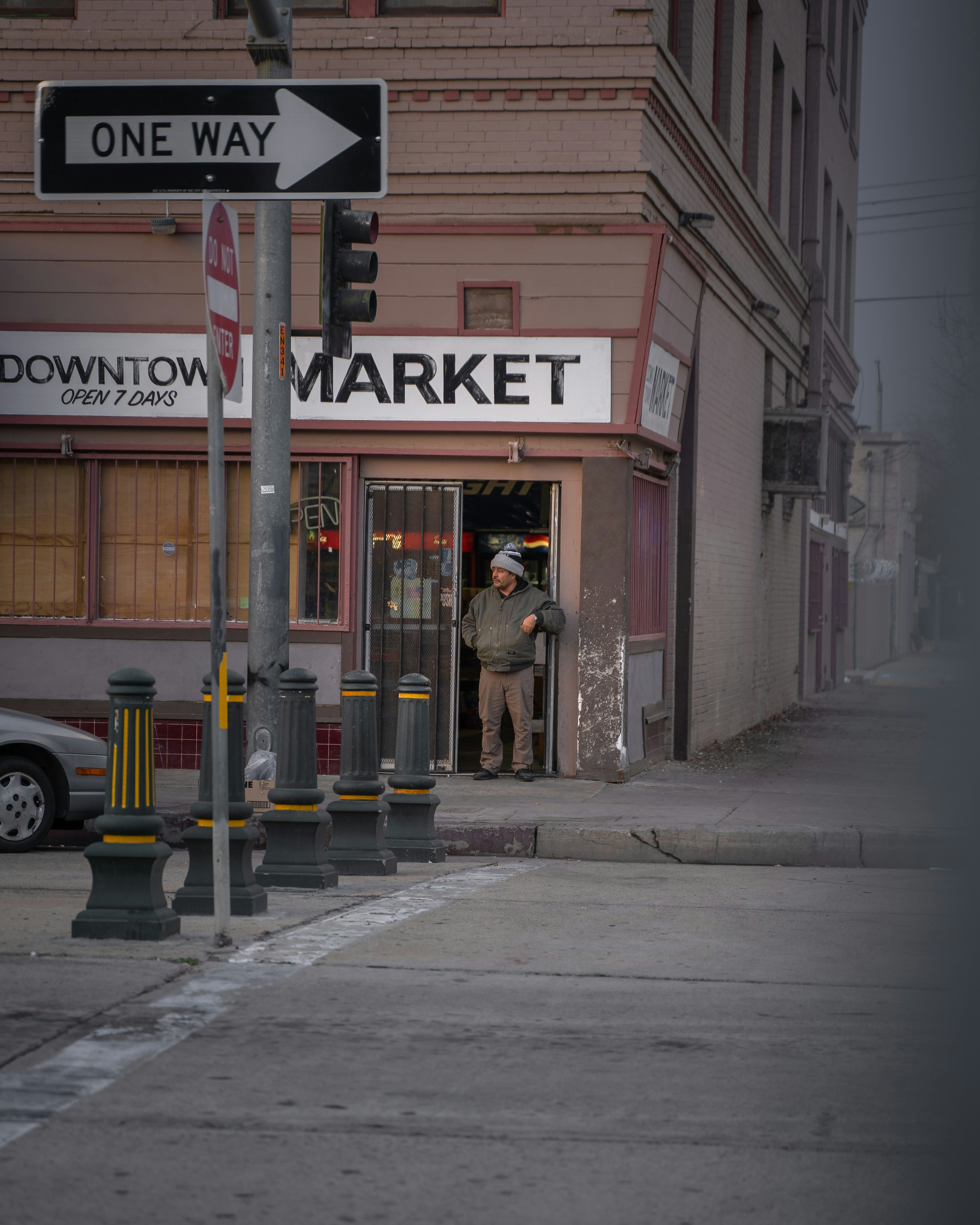 Red and white store front photo – Free Bakersfield Image on Unsplash