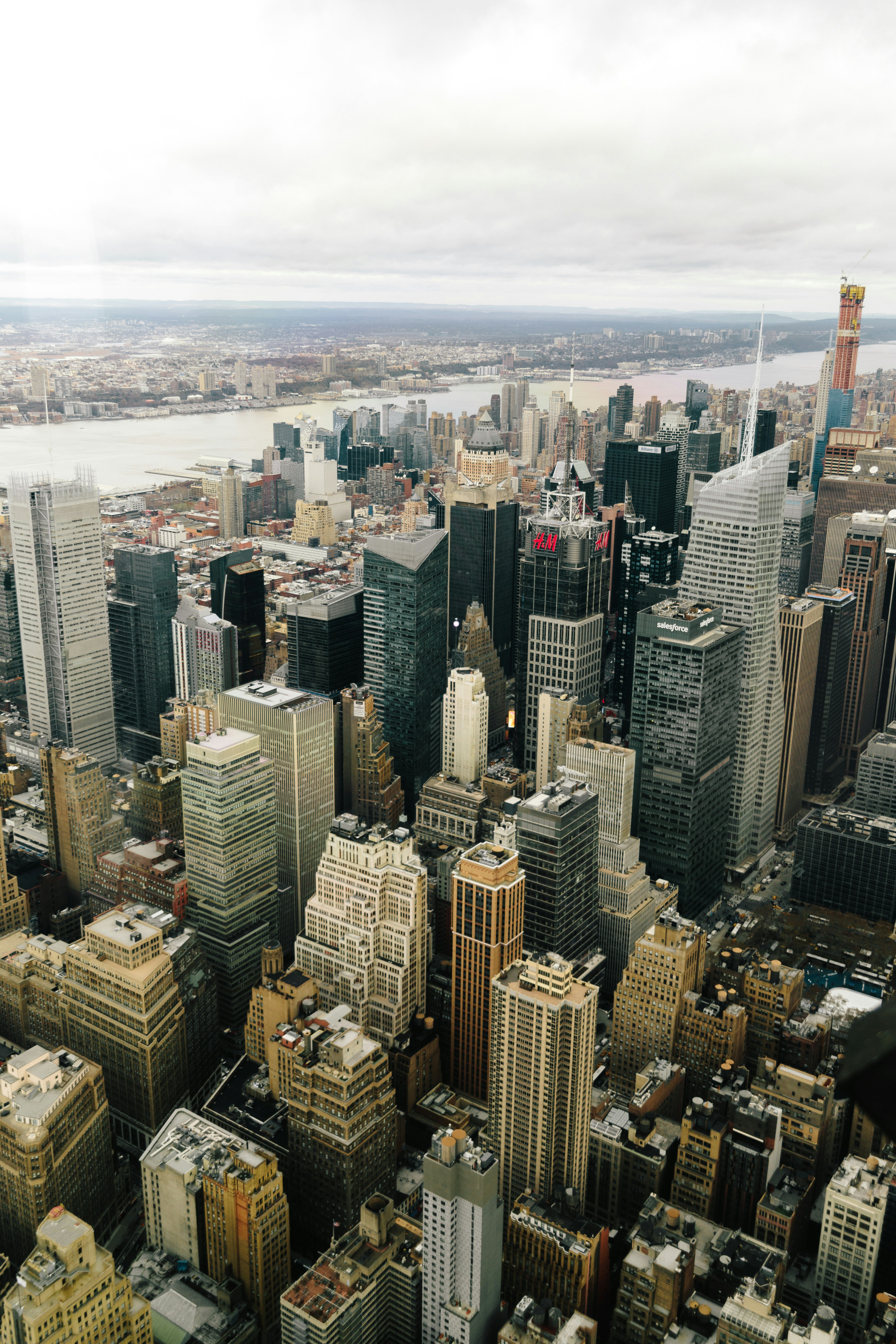 Une vue aérienne d’une ville avec de grands immeubles photo – Photo New ...