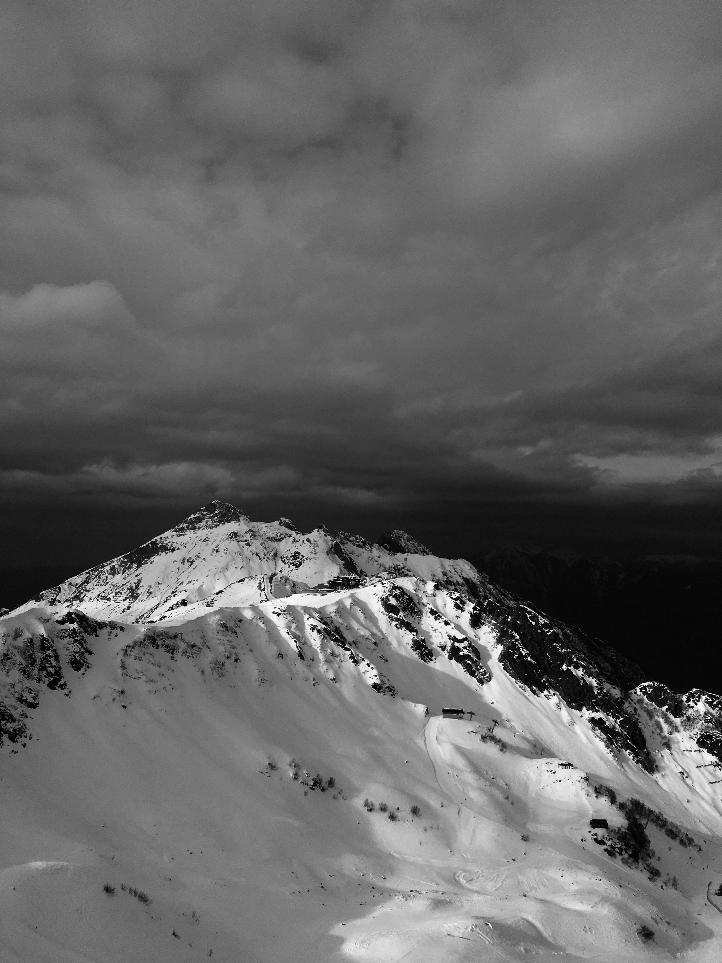 Grayscale photo of snow covered mountain photo – Free Россия Image on ...