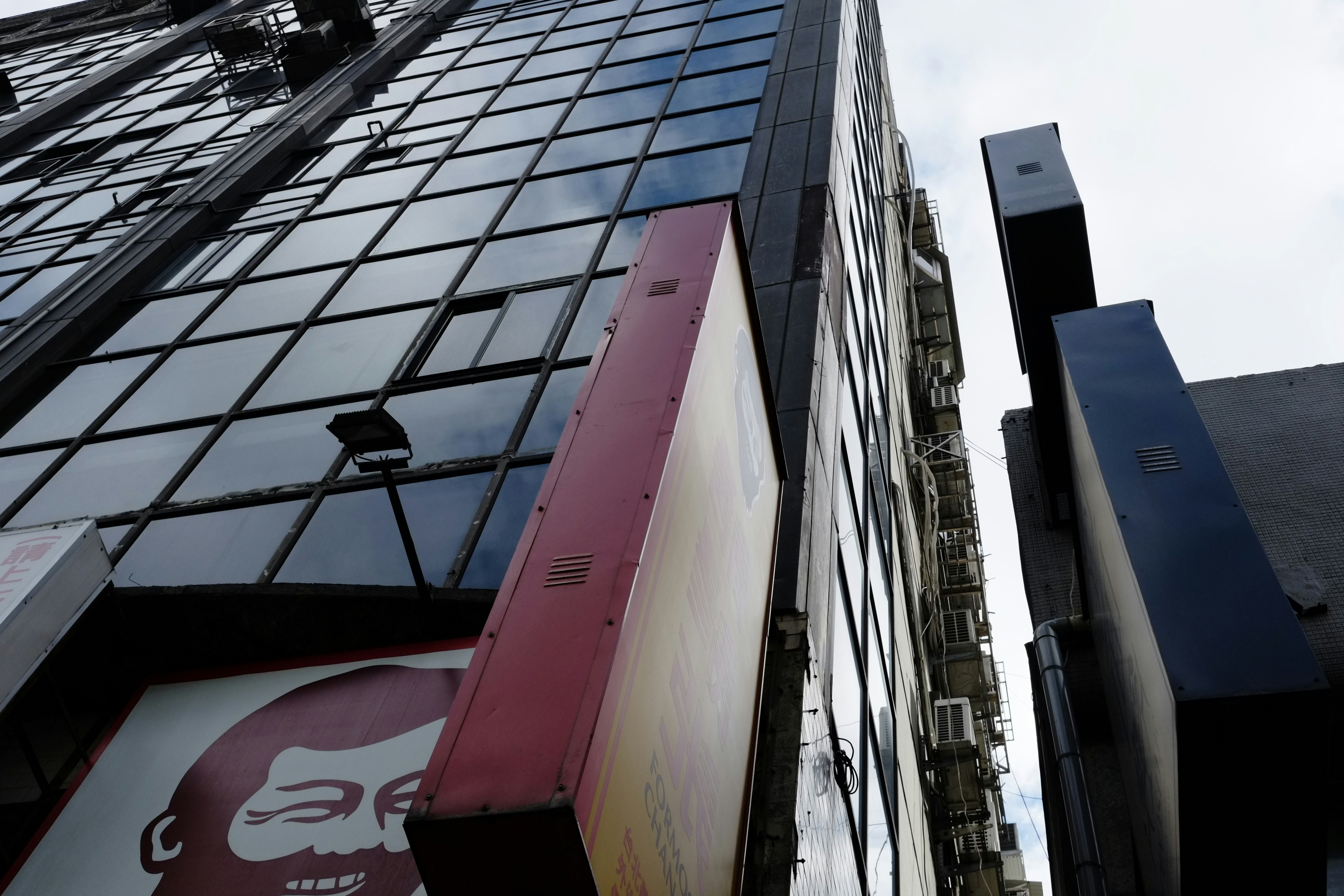 White and red concrete building photo – Free Grey Image on Unsplash