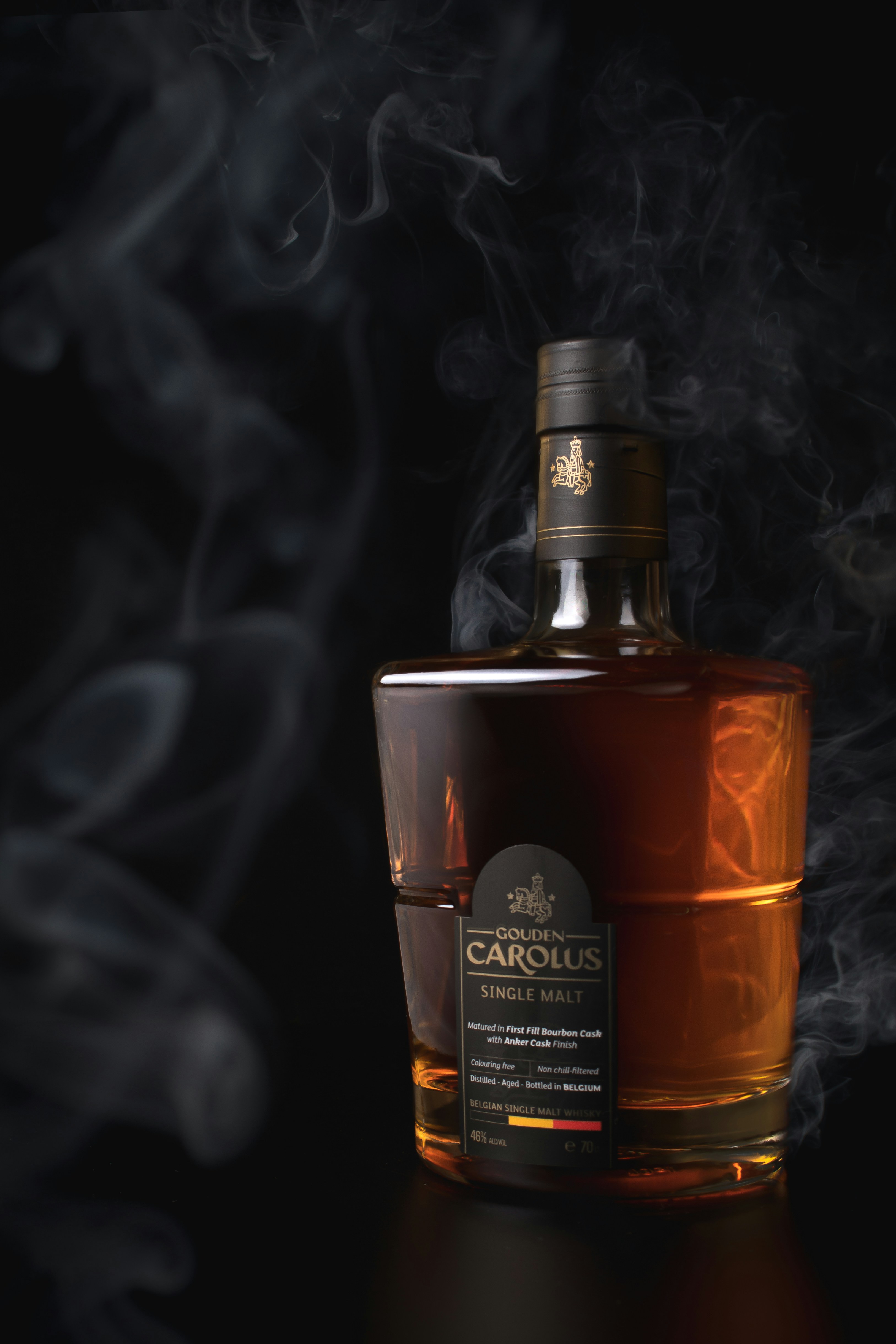 Amber Reverie: Smoke-Wrapped Gouden Carolus Bottle