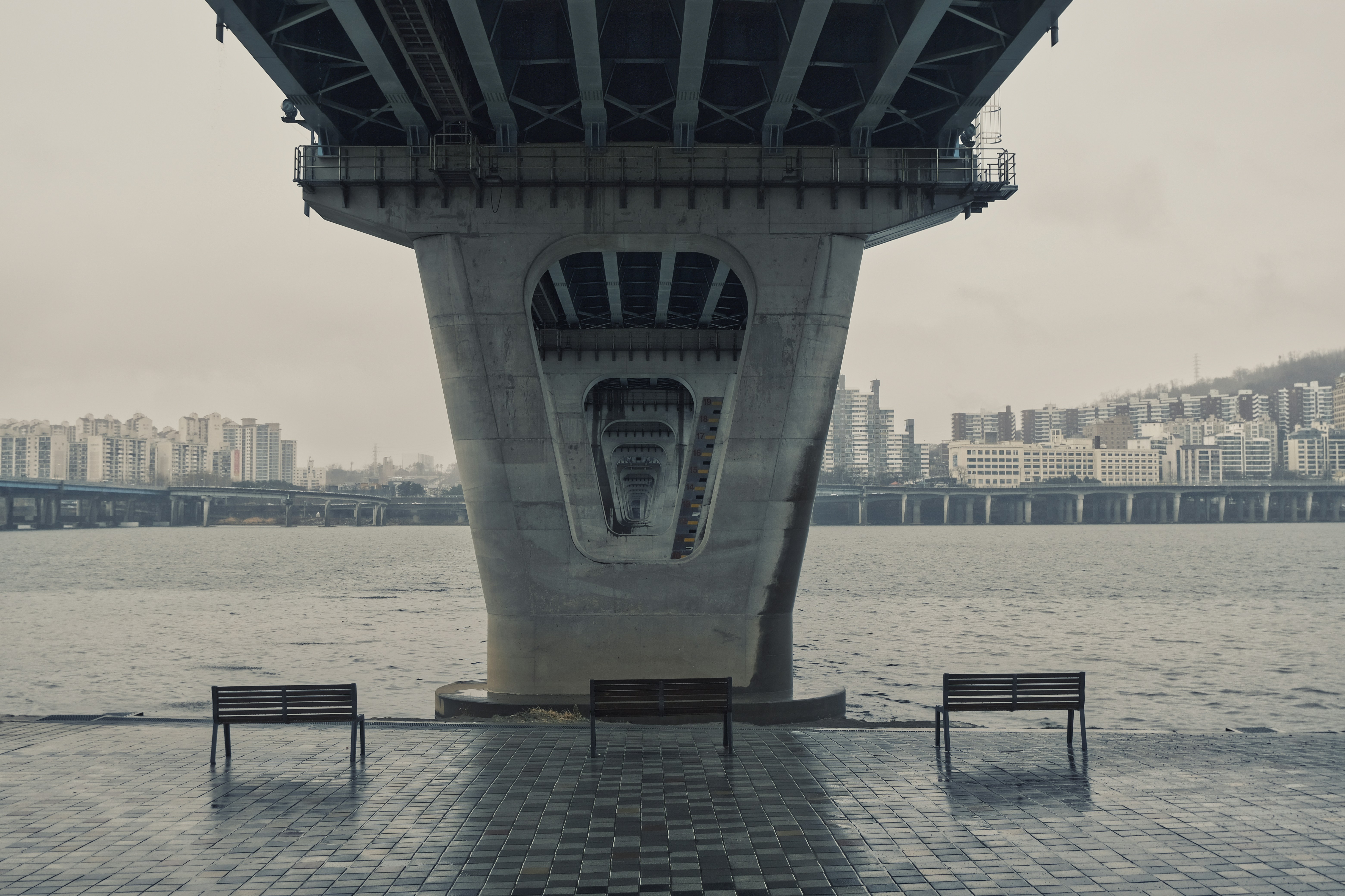 Underlines of Steel: A Quiet Riverfront Symmetry