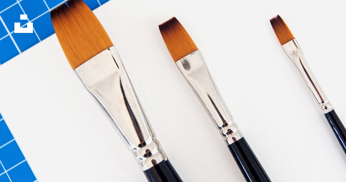 Black And Brown Makeup Brush Set Photo Free Brush Image On Unsplash