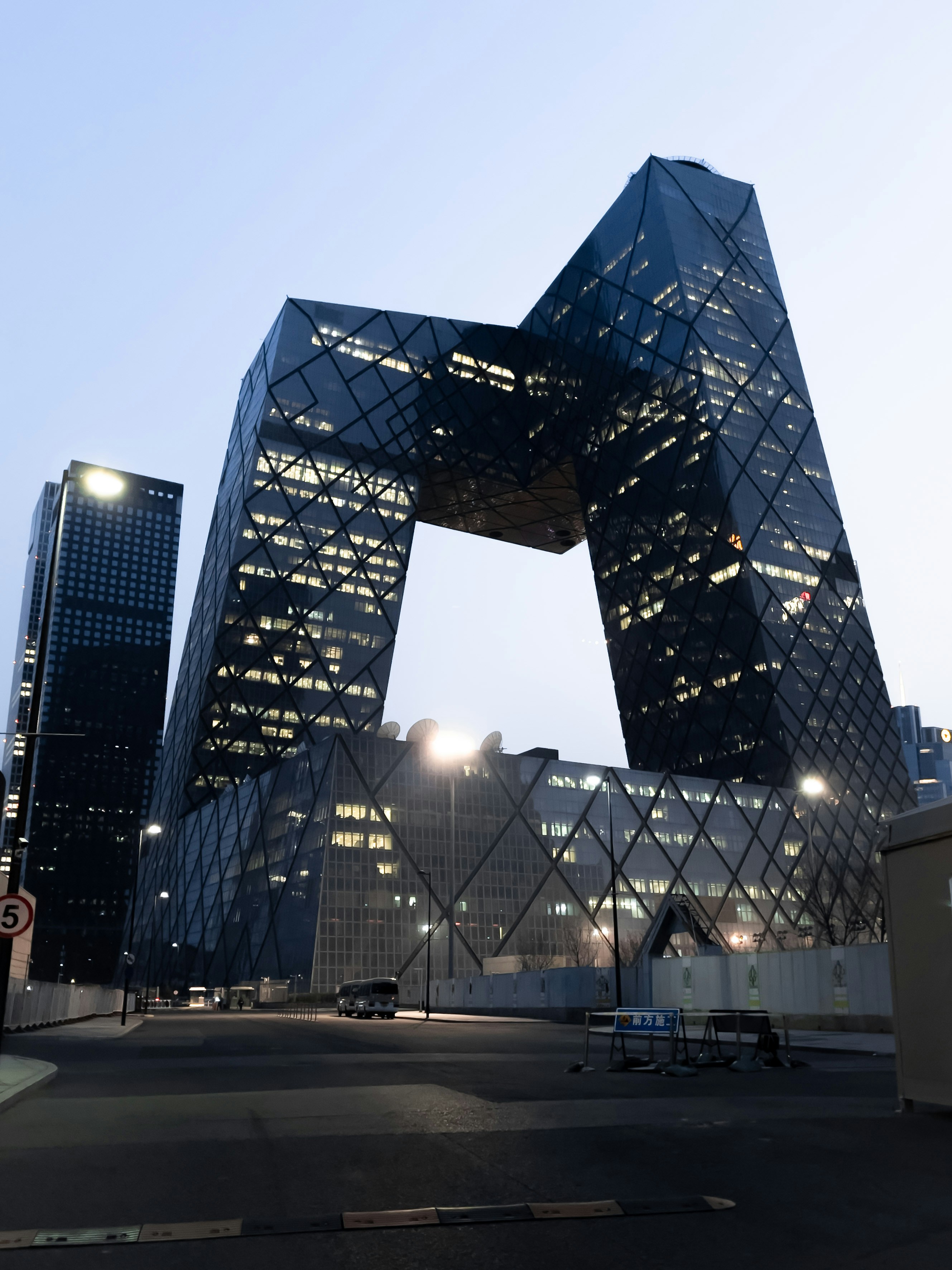 Black and gray glass building photo – Free Building Image on Unsplash