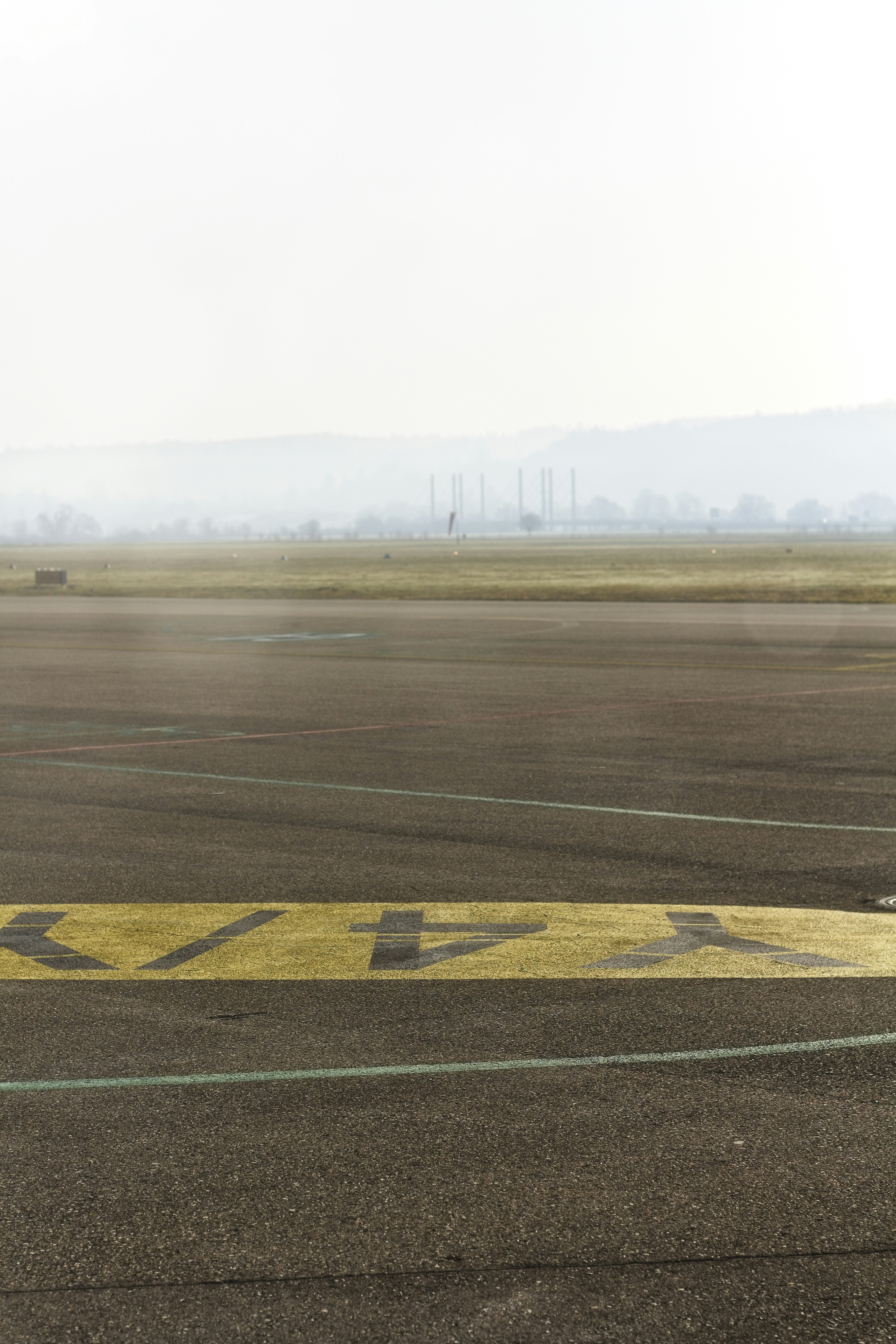 500+ Airport Runway Pictures [HD] | Download Free Images on Unsplash