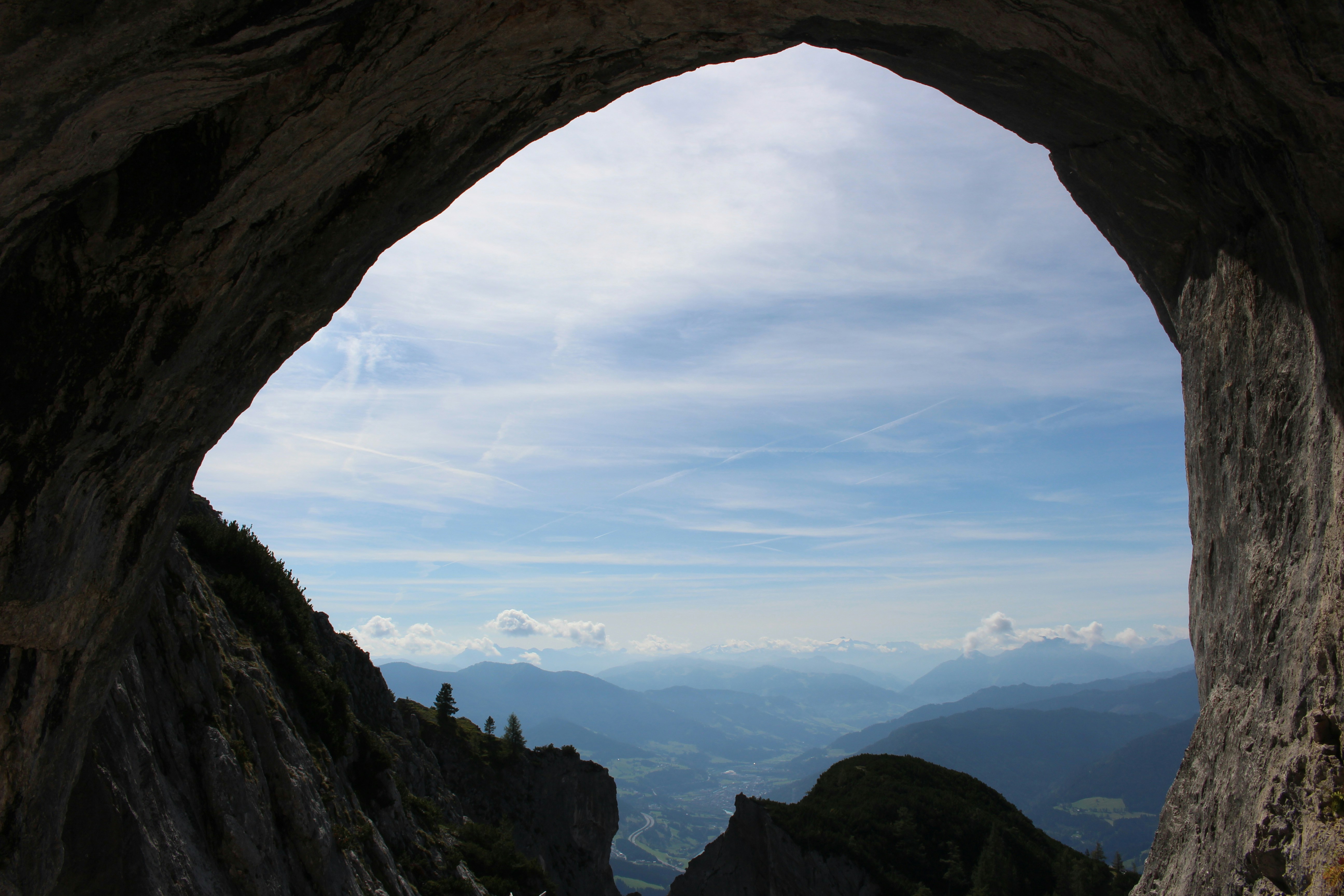 Portal to the Crest: Light Framing a Quiet Alpine Expanse