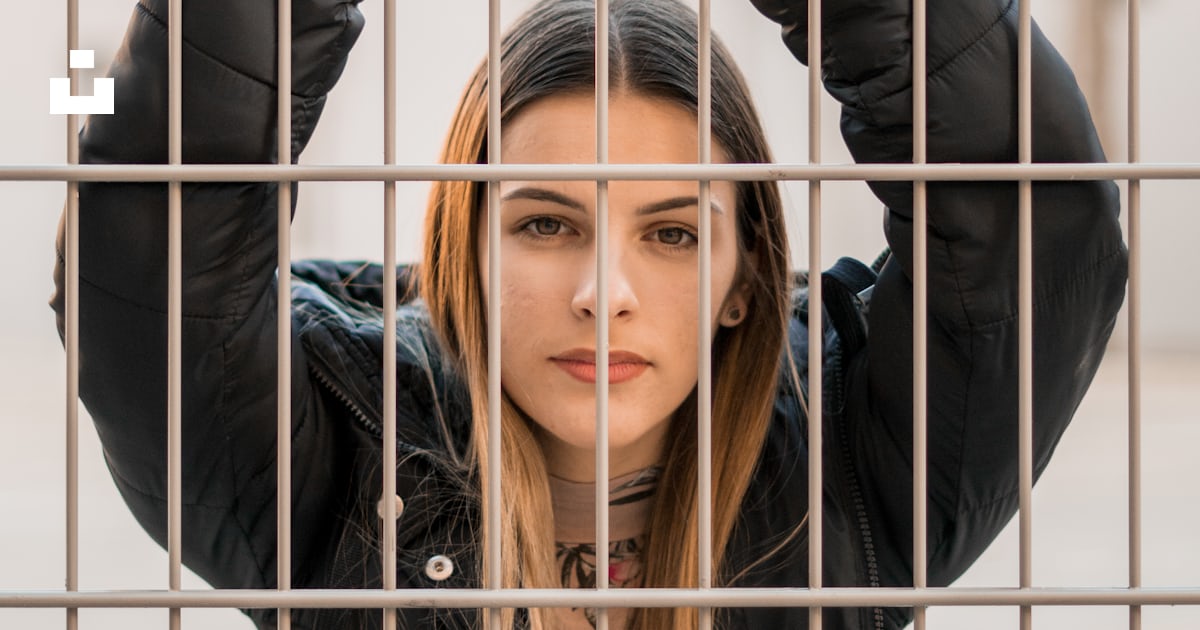 Foto Mujer Con Chaqueta De Cuero Negra Imagen Femenino Gratis En Unsplash
