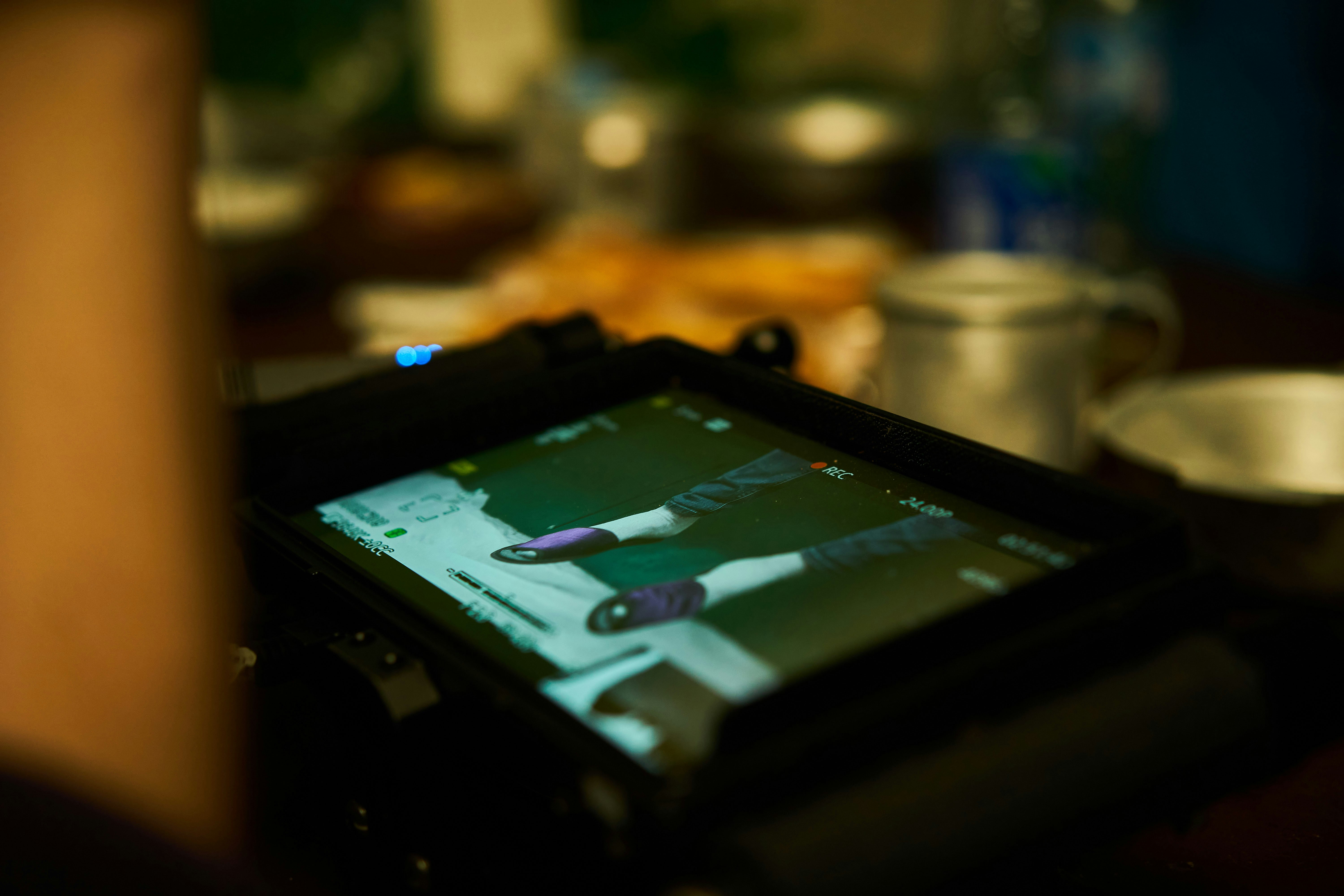 Black tablet computer turned on in tilt shift lens photo – Free Москва ...