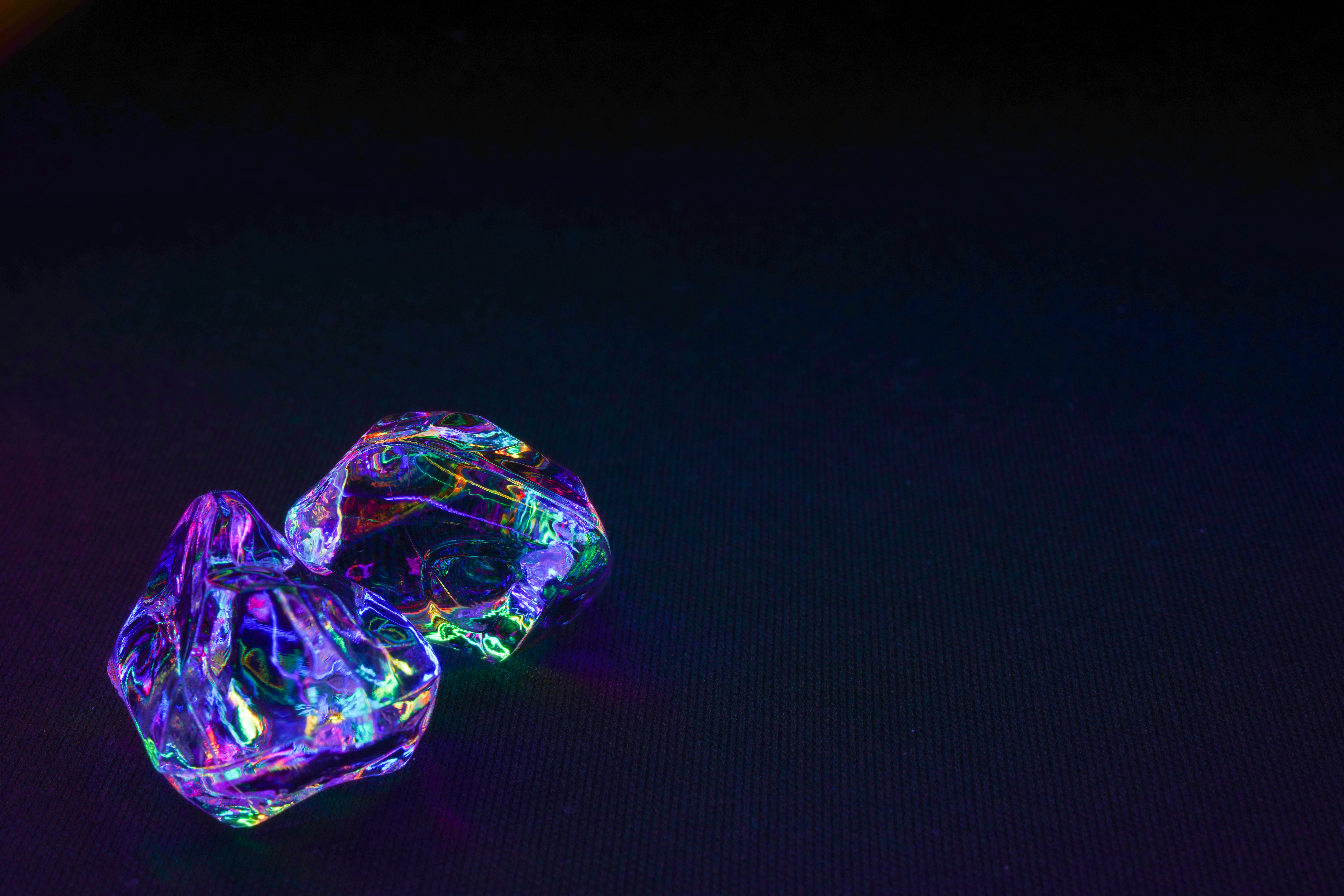Chromatic Glass Beads under Neon-Dark Glow