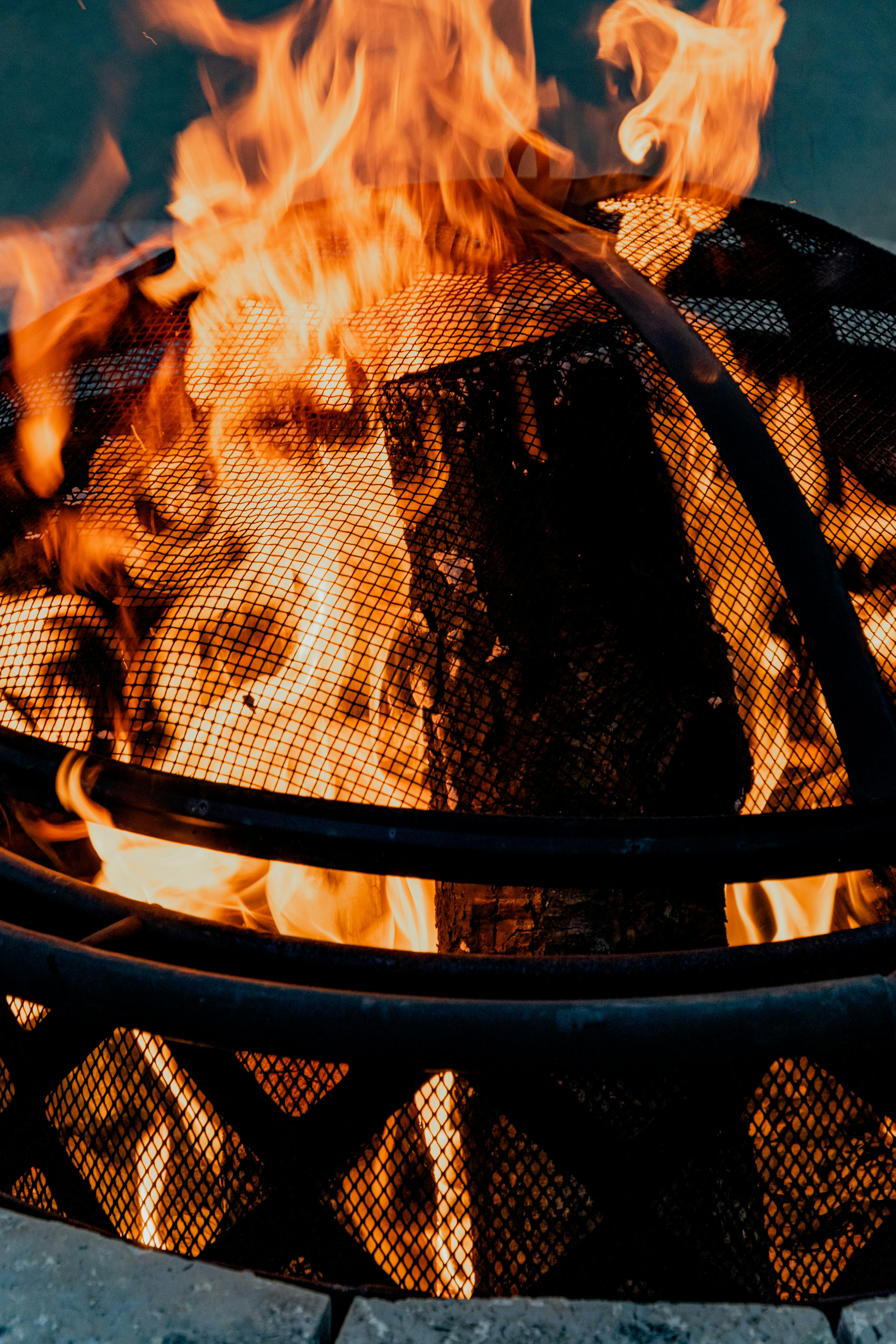 Fire in black metal frame photo – Free Flame Image on Unsplash