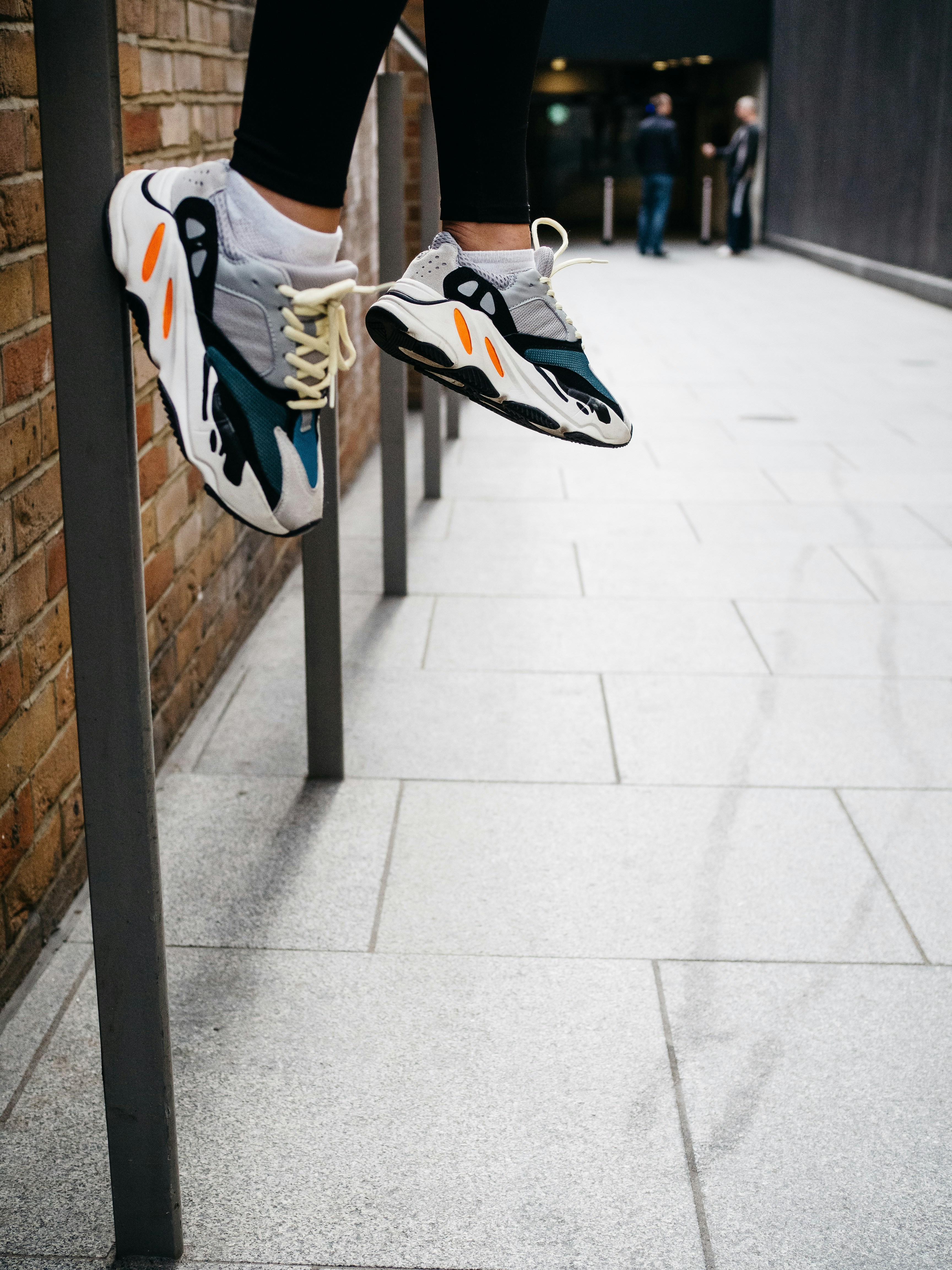 750+ Adidas Yeezy Pictures [HD] | Download Free Images on Unsplash