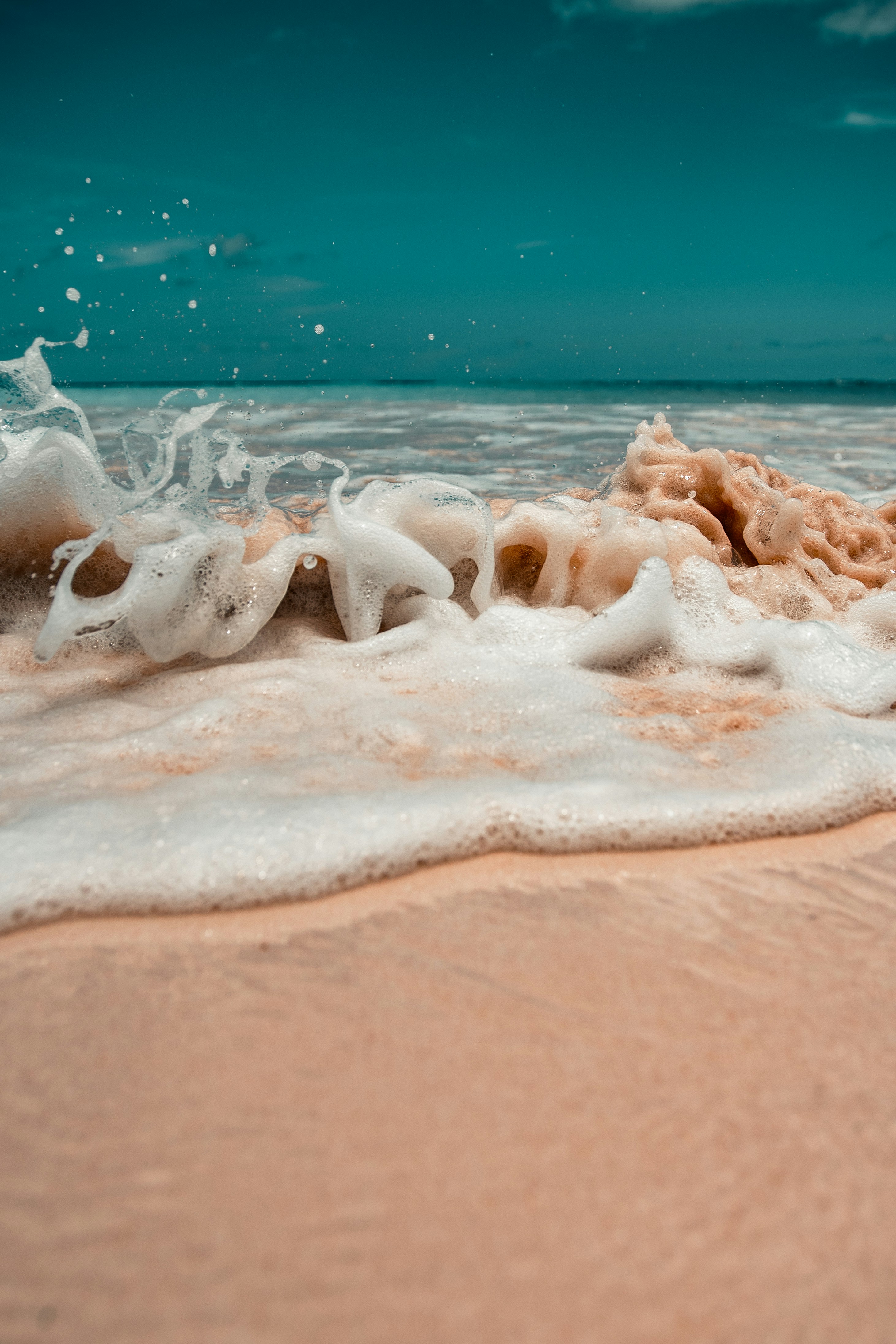 1000+ Sand Beach Pictures | Download Free Images on Unsplash