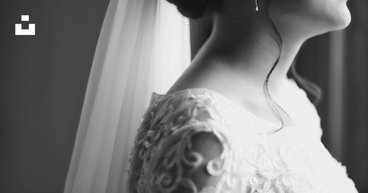 Woman In White Floral Dress Photo Free Wedding Image On Unsplash