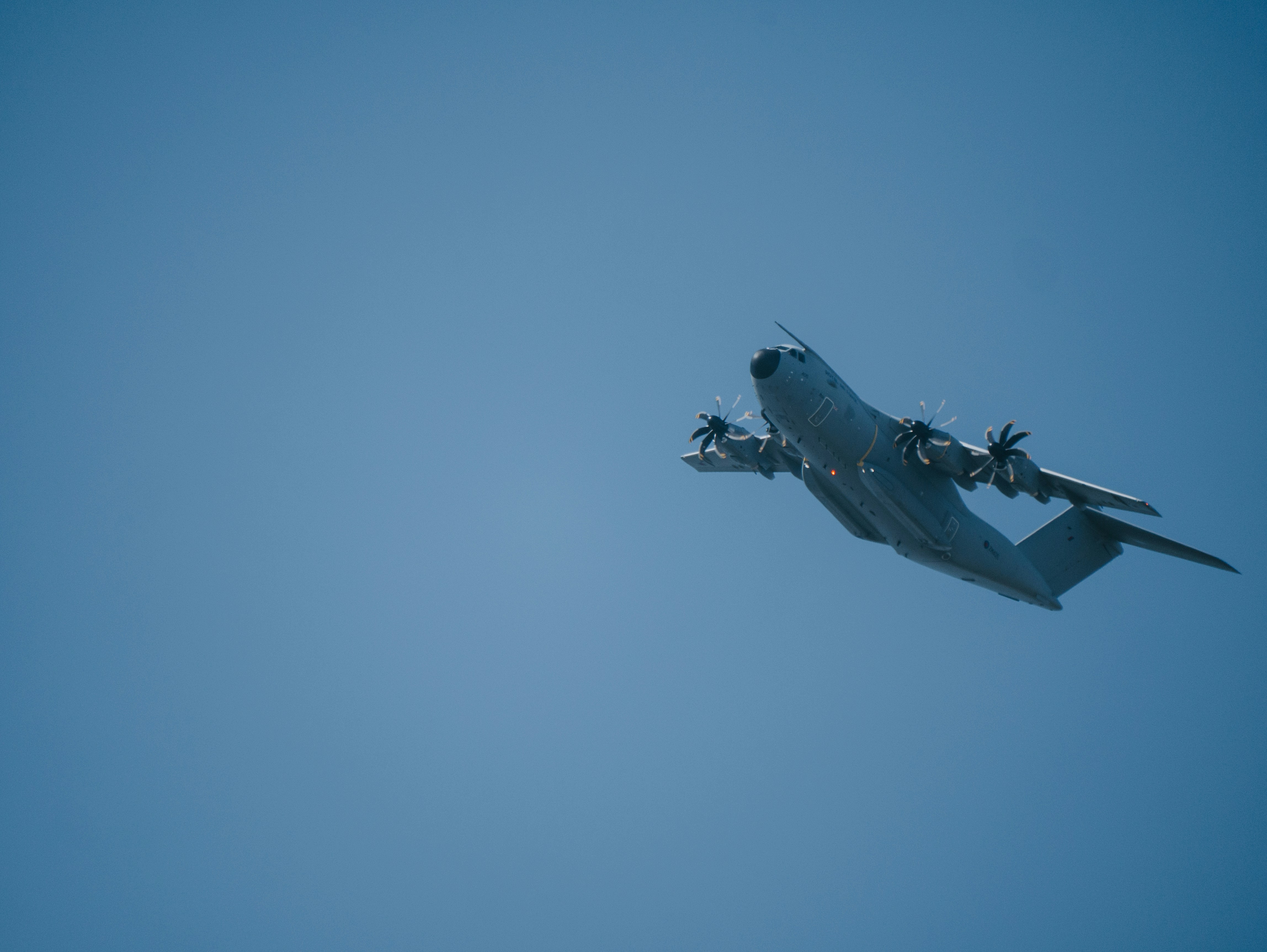 Gray fighter plane in the sky photo – Free Plane Image on Unsplash