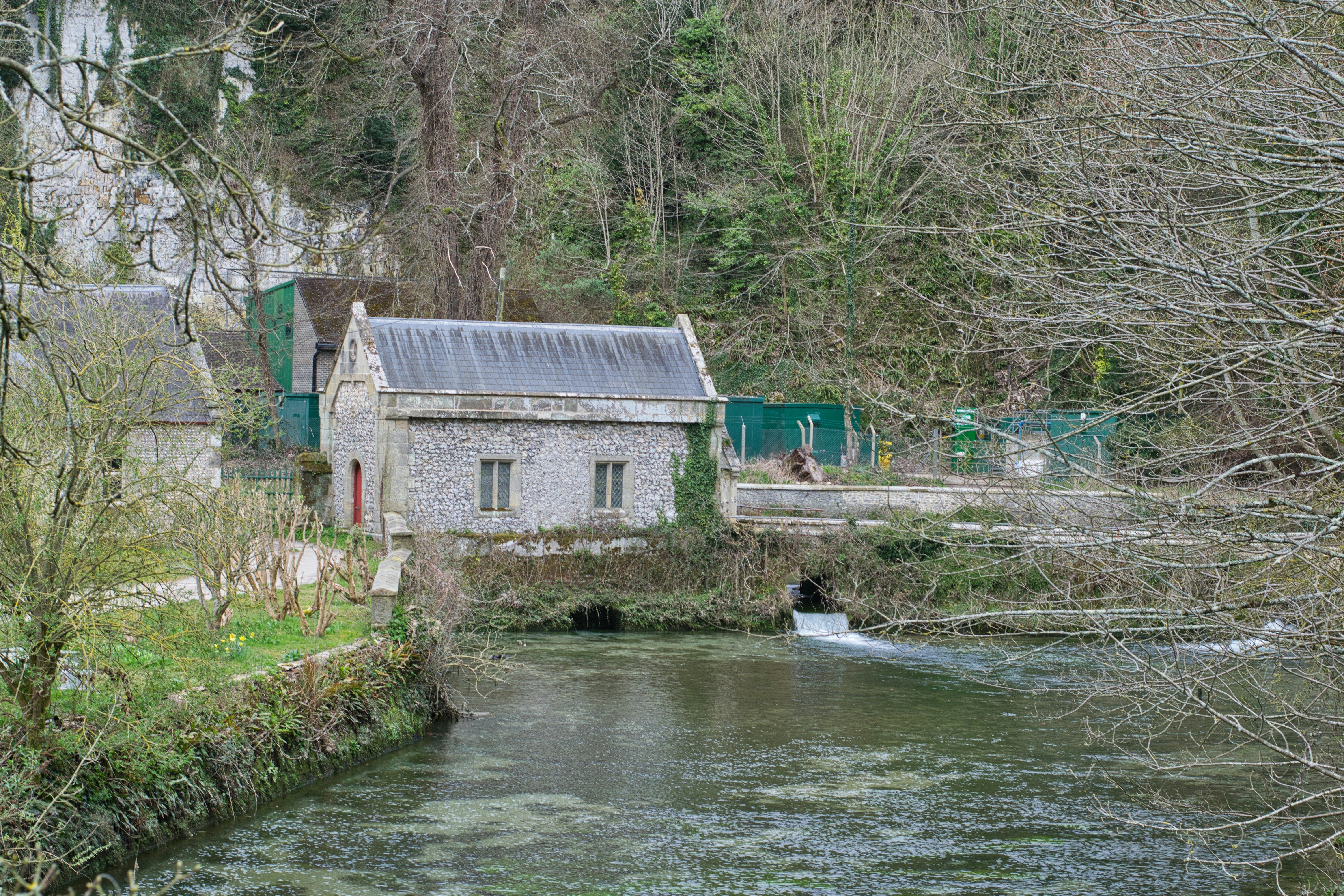 Riverside Mill: A Quiet Harborside by the Weir