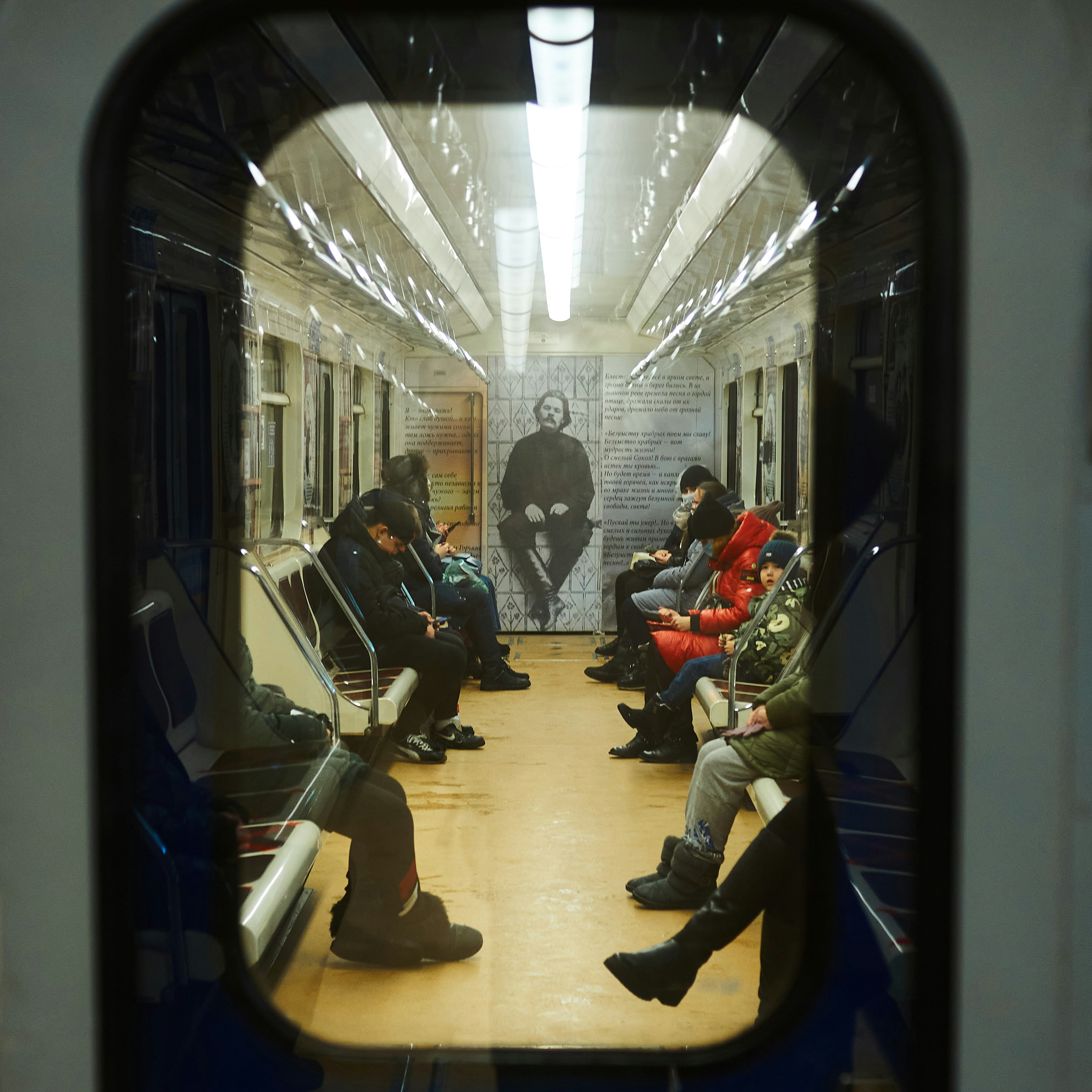 People Sitting Pictures | Download Free Images on Unsplash