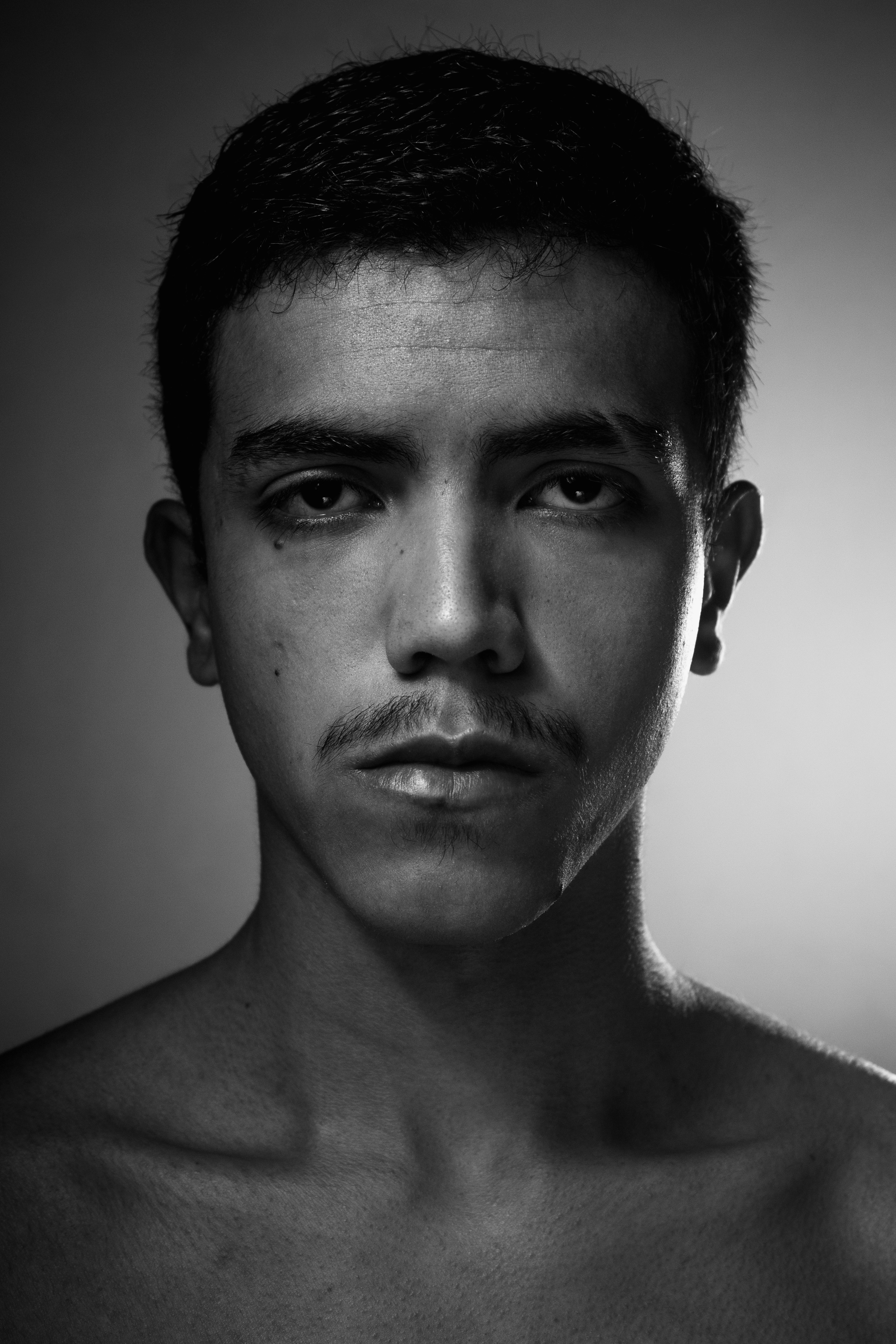 Grayscale photo of mans face photo – Free Grey Image on Unsplash