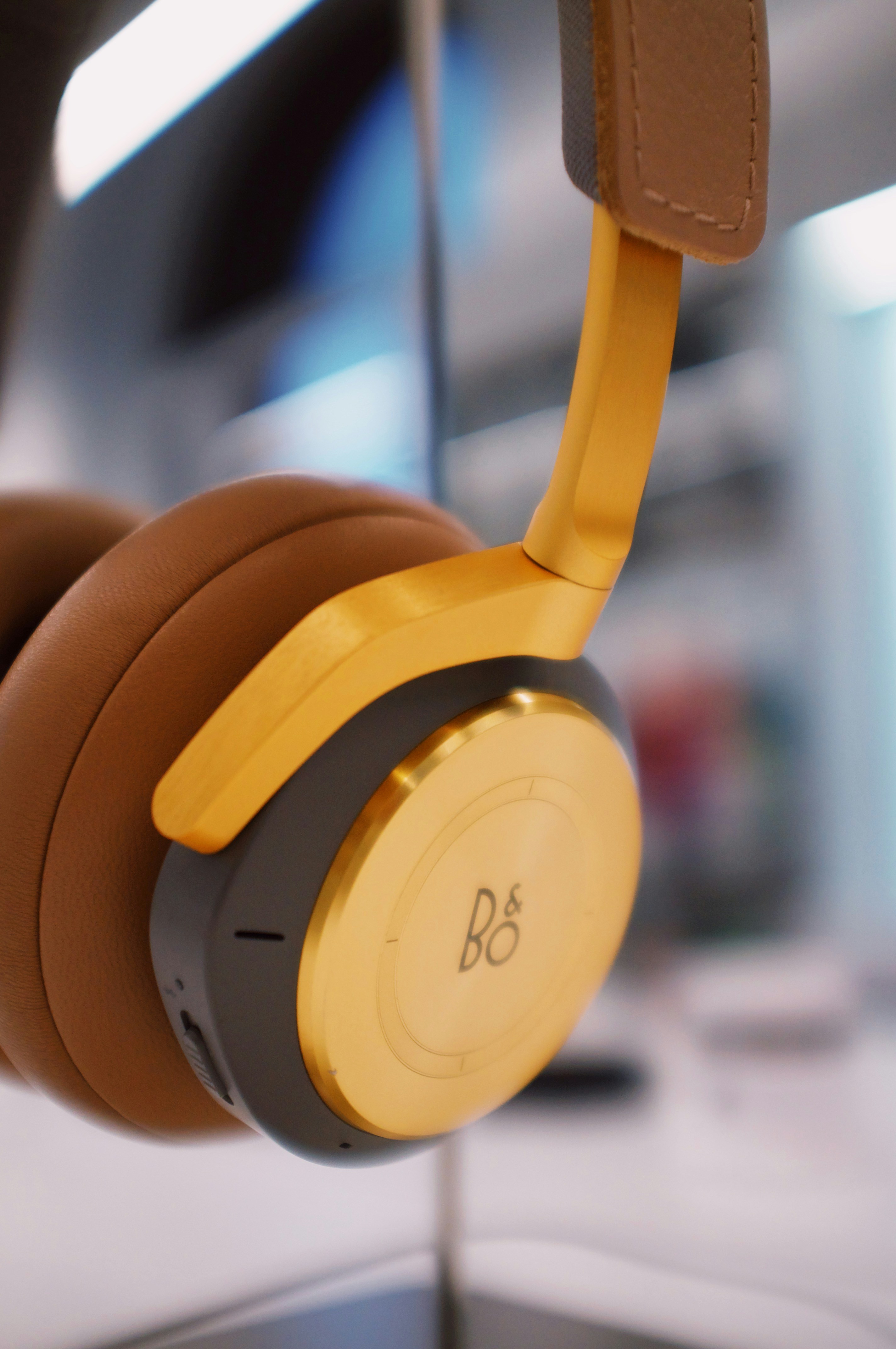 Brown and white beats by dr dre headphones photo – Free Minsk Image on ...