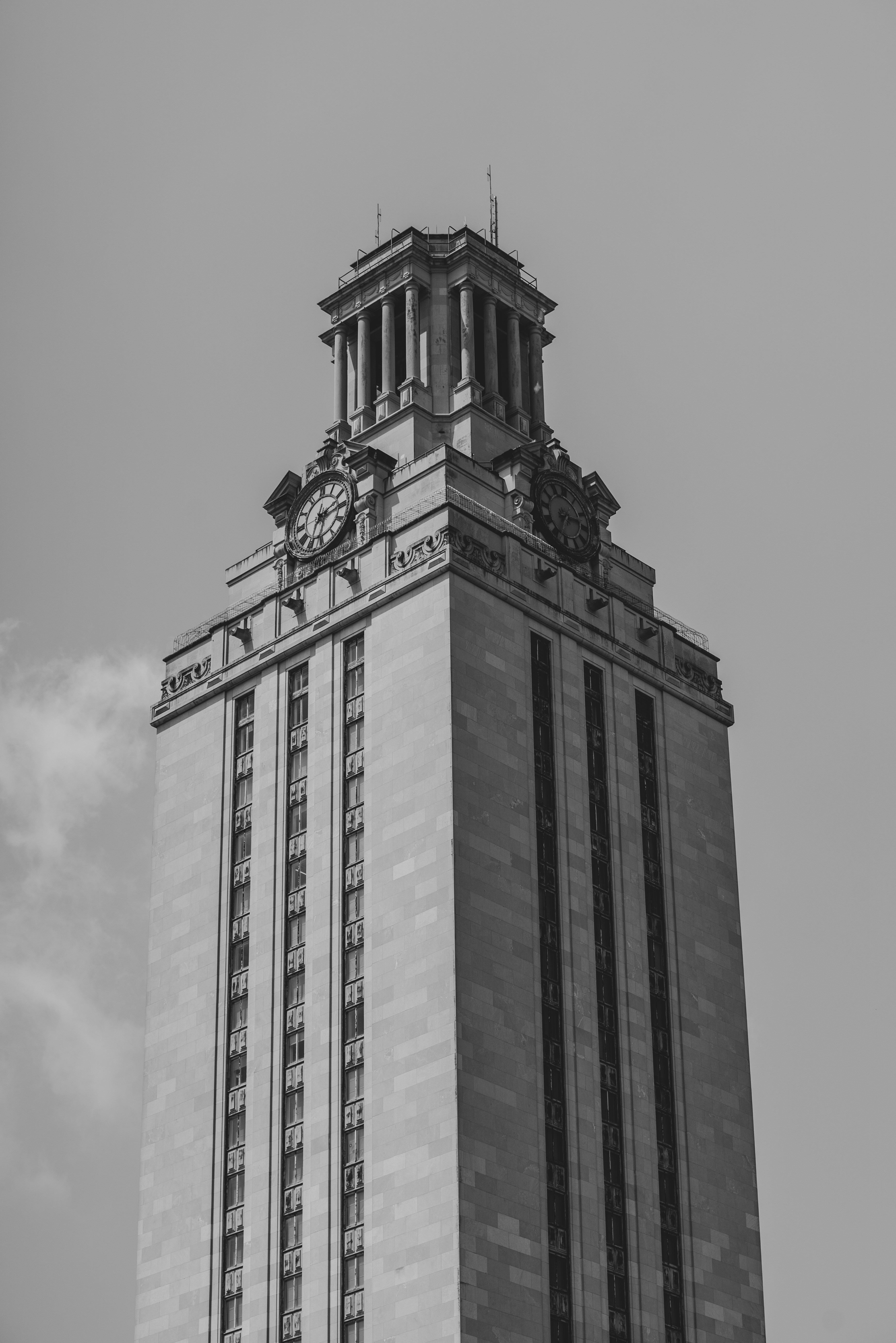 Grayscale photo of concrete building photo – Free Grey Image on Unsplash