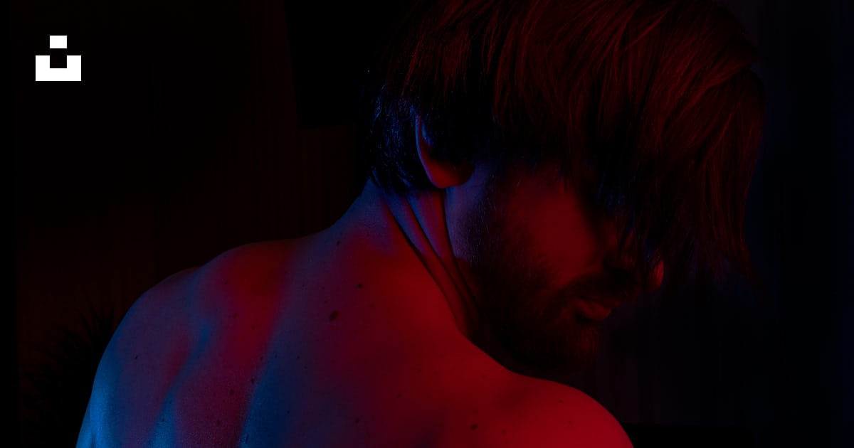 Femme Aux Seins Nus En Chemise Bleue Photo Image Gratuite De Lumière