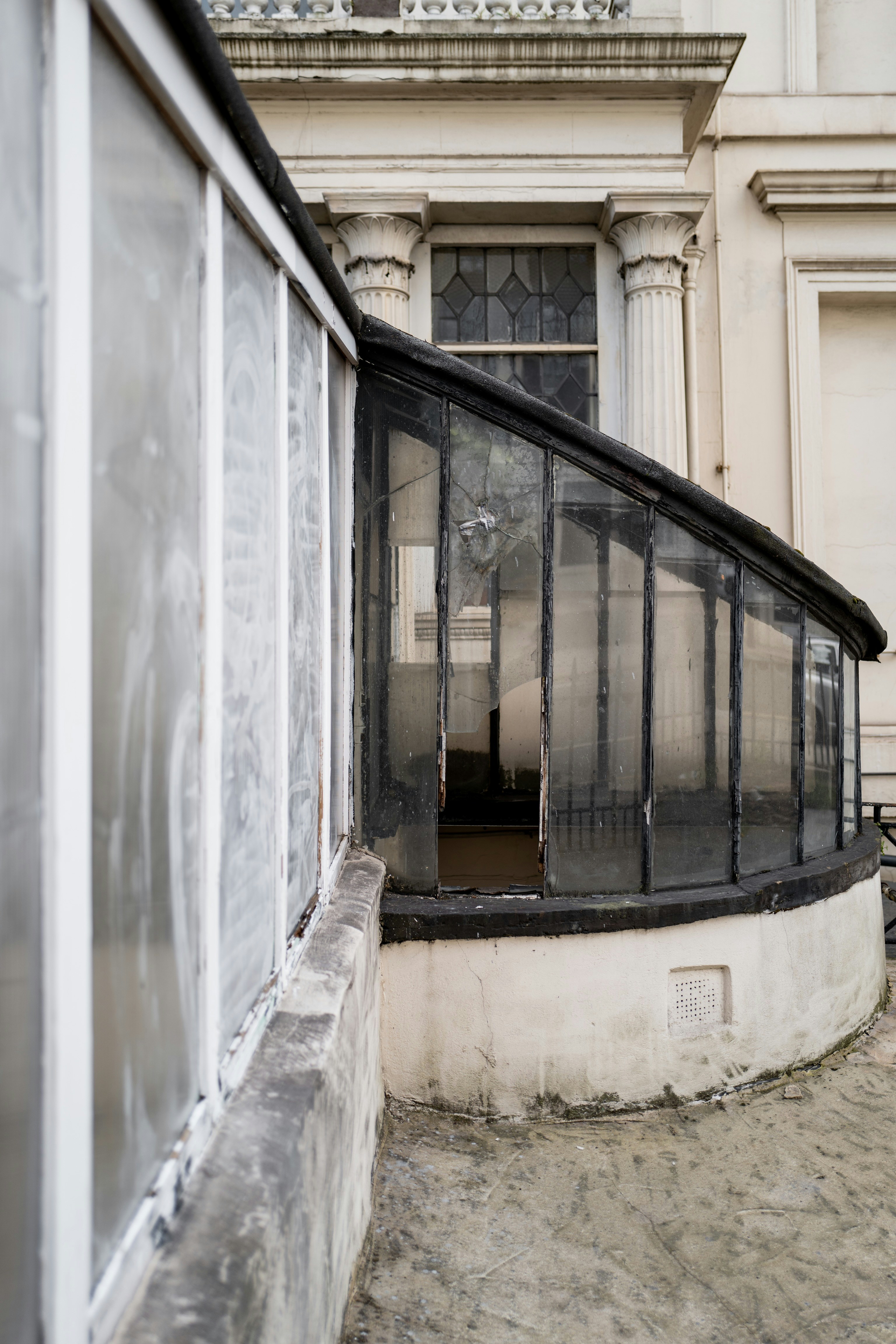 Curved Reflections: An Architectural Dialogue