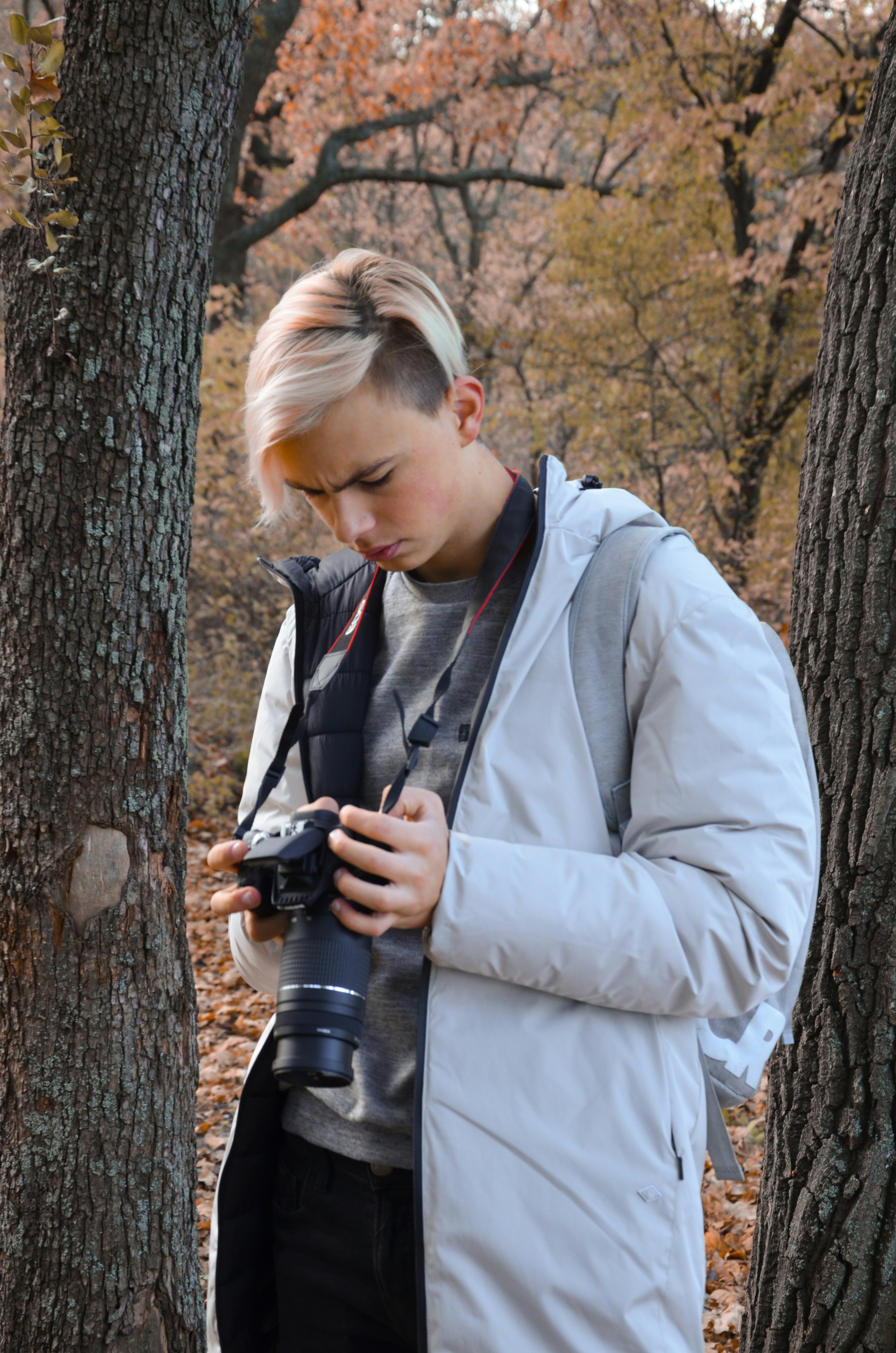 Between Bark and Focus: A Woodland Portrait of a Photographer