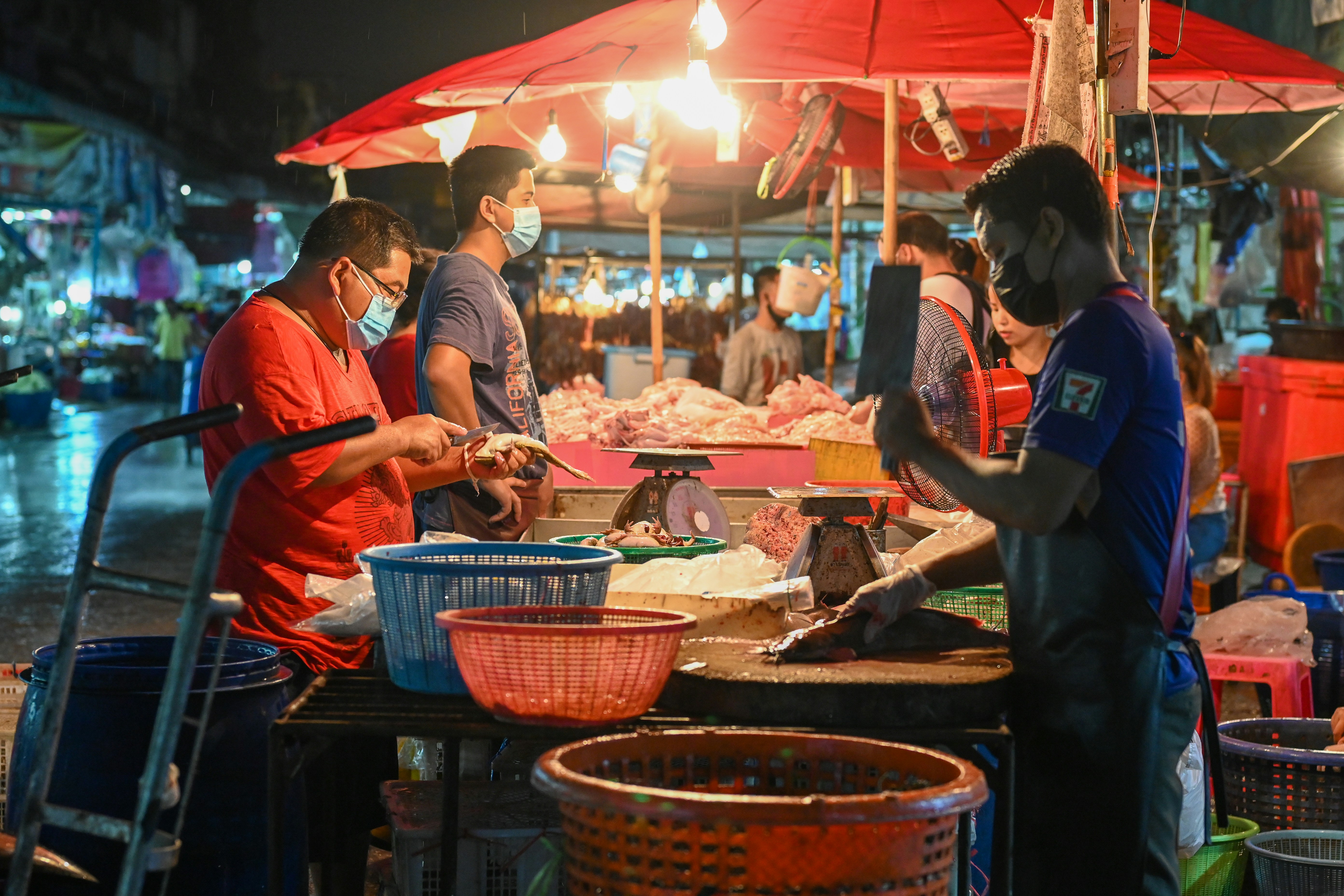 People in market during daytime photo – Free Flog Image on Unsplash