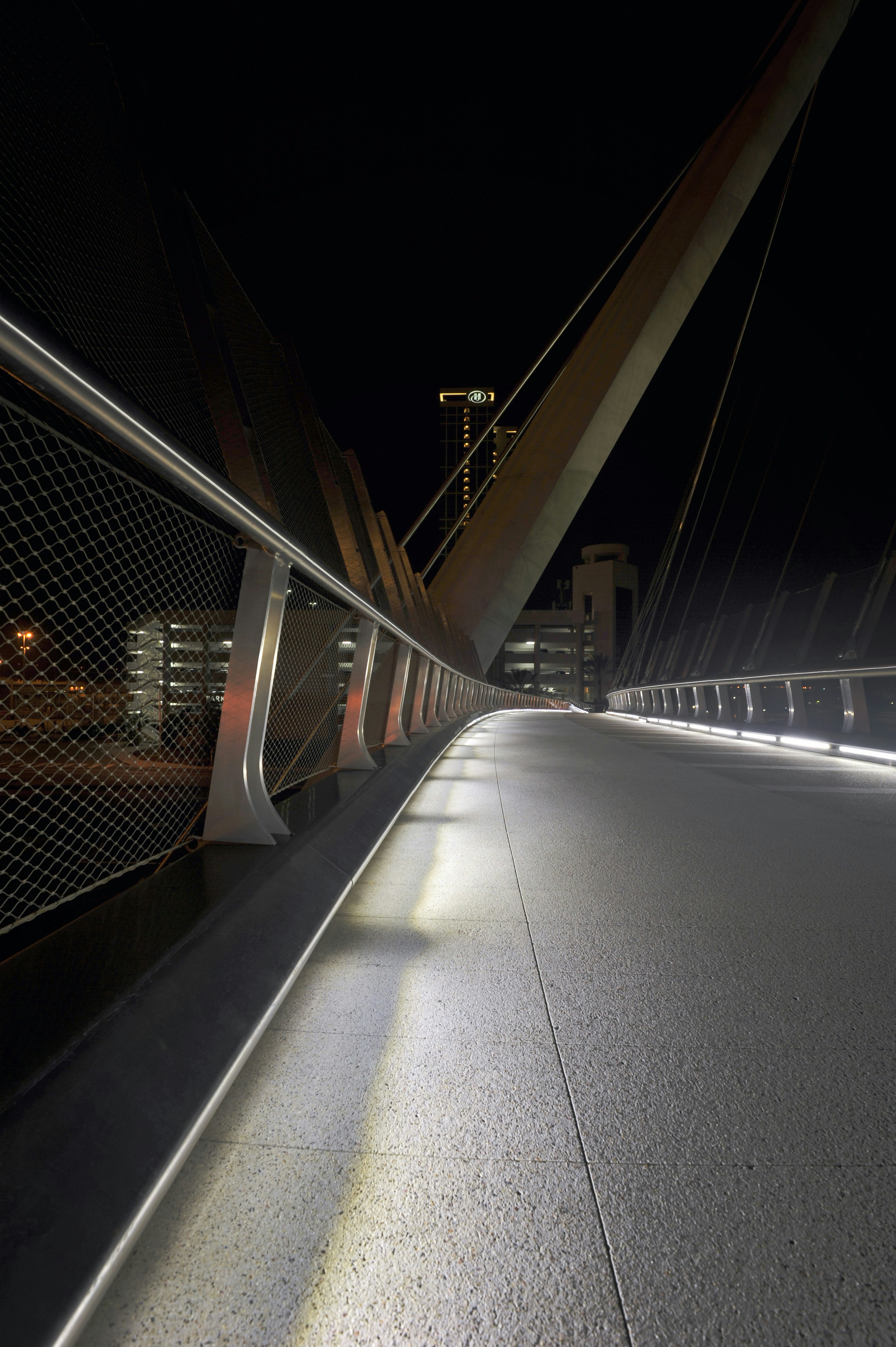 Night Crossing: Illumination Lines on a Modern Pedestrian Bridge