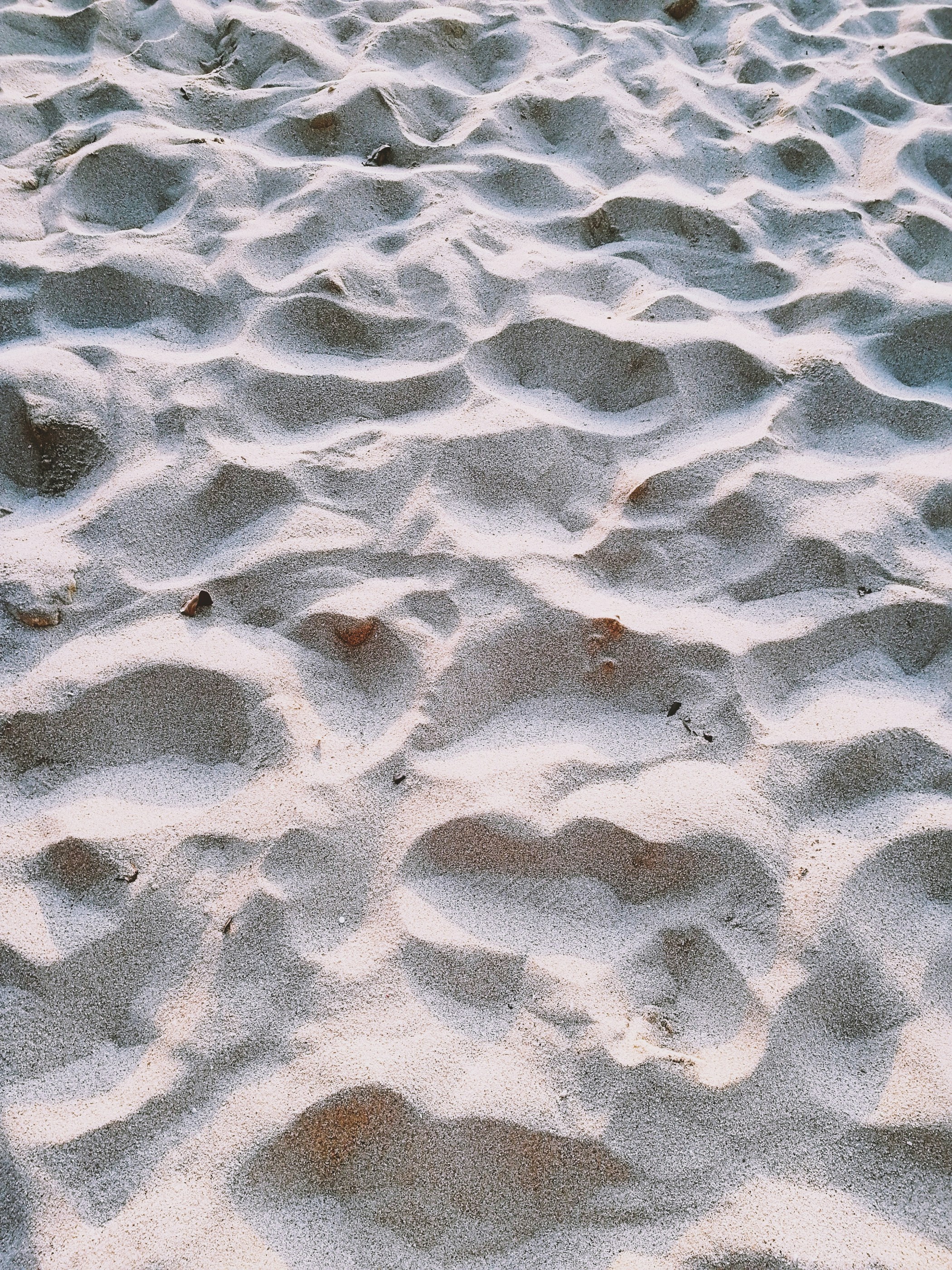 Arena húmeda gris y blanca foto – Imagen de Textura gratuita en Unsplash