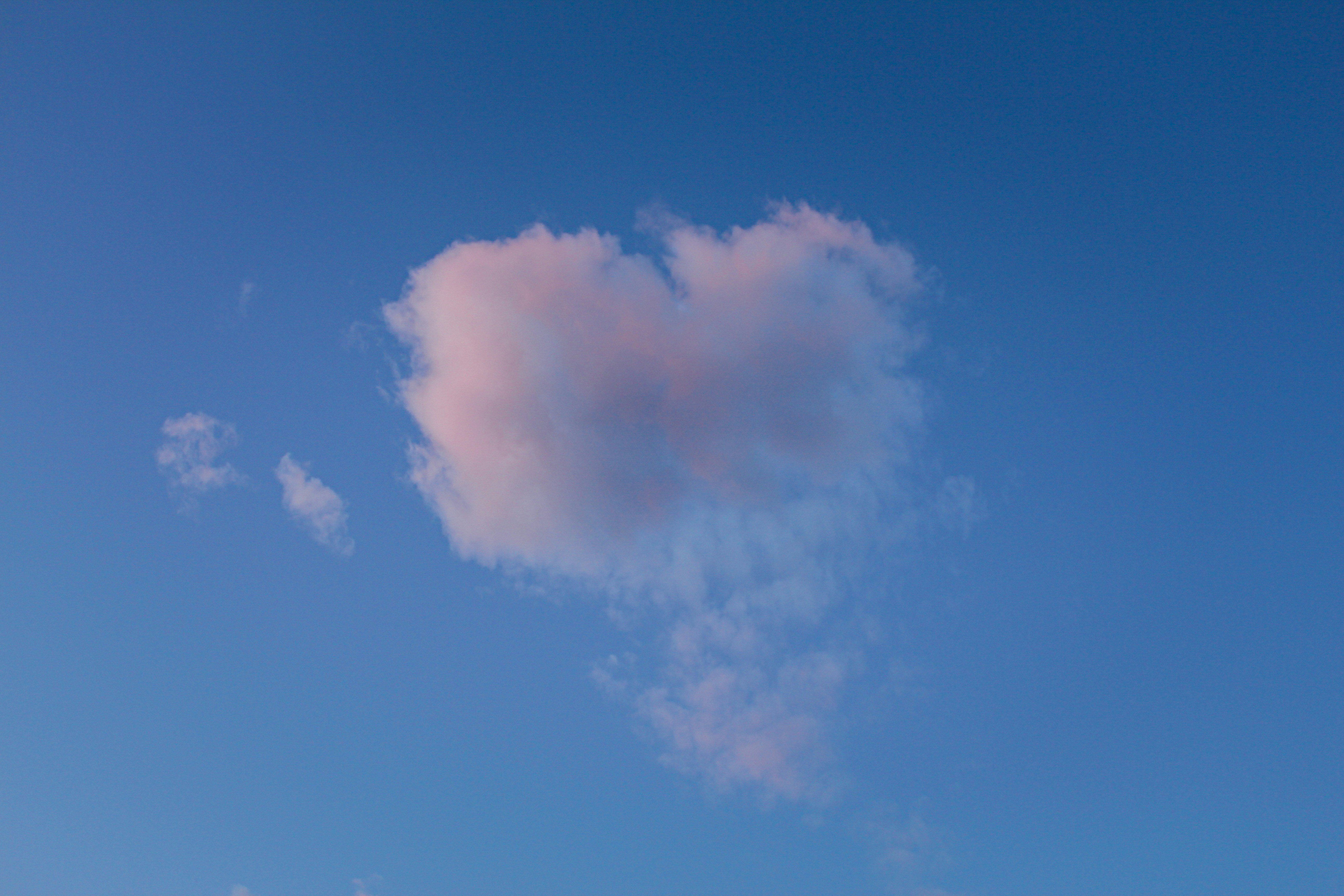 45,628+ Heart Cloud Pictures | Download Free Images on Unsplash