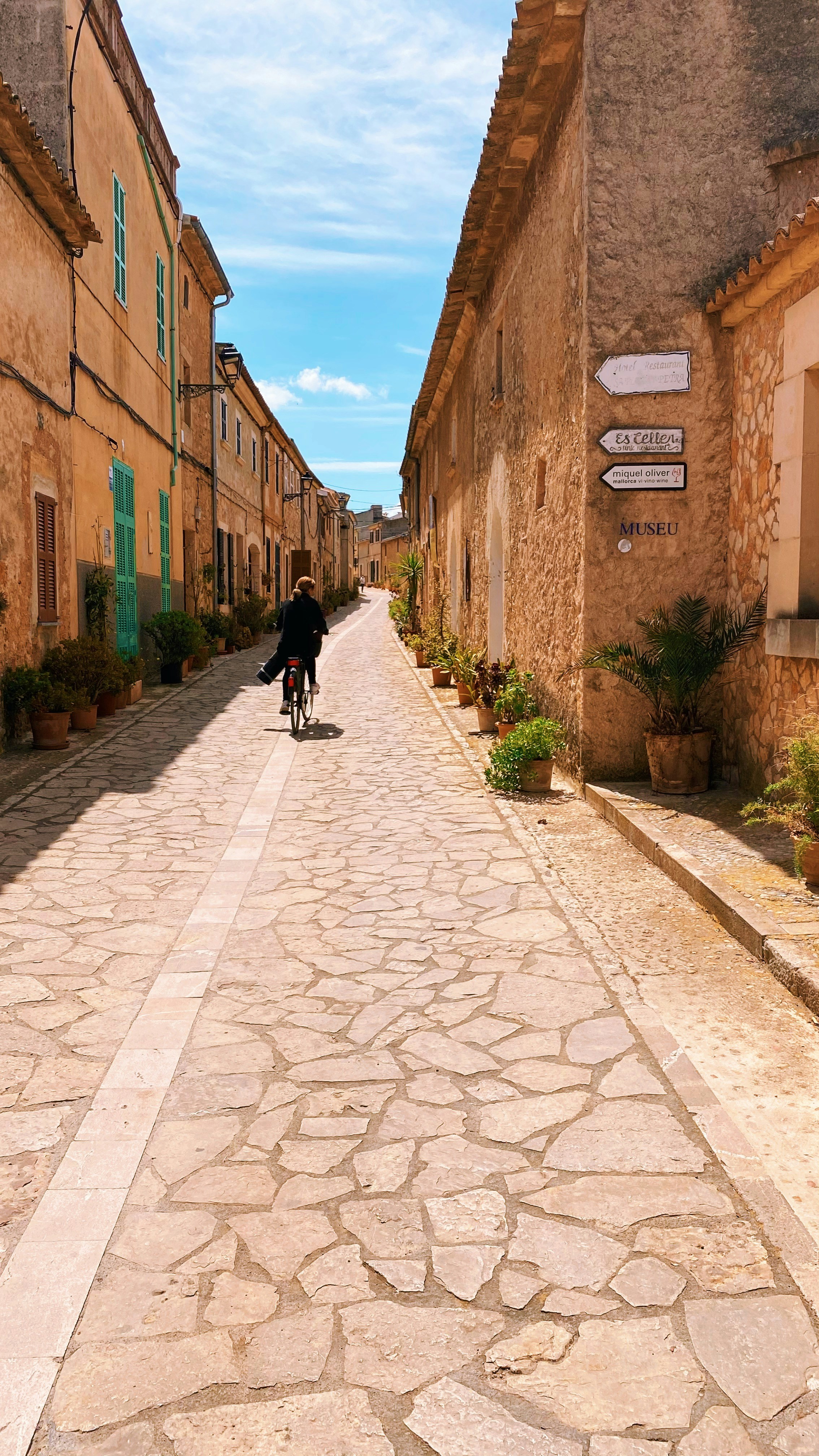 Sunlit Calle of a Mediterranean Village