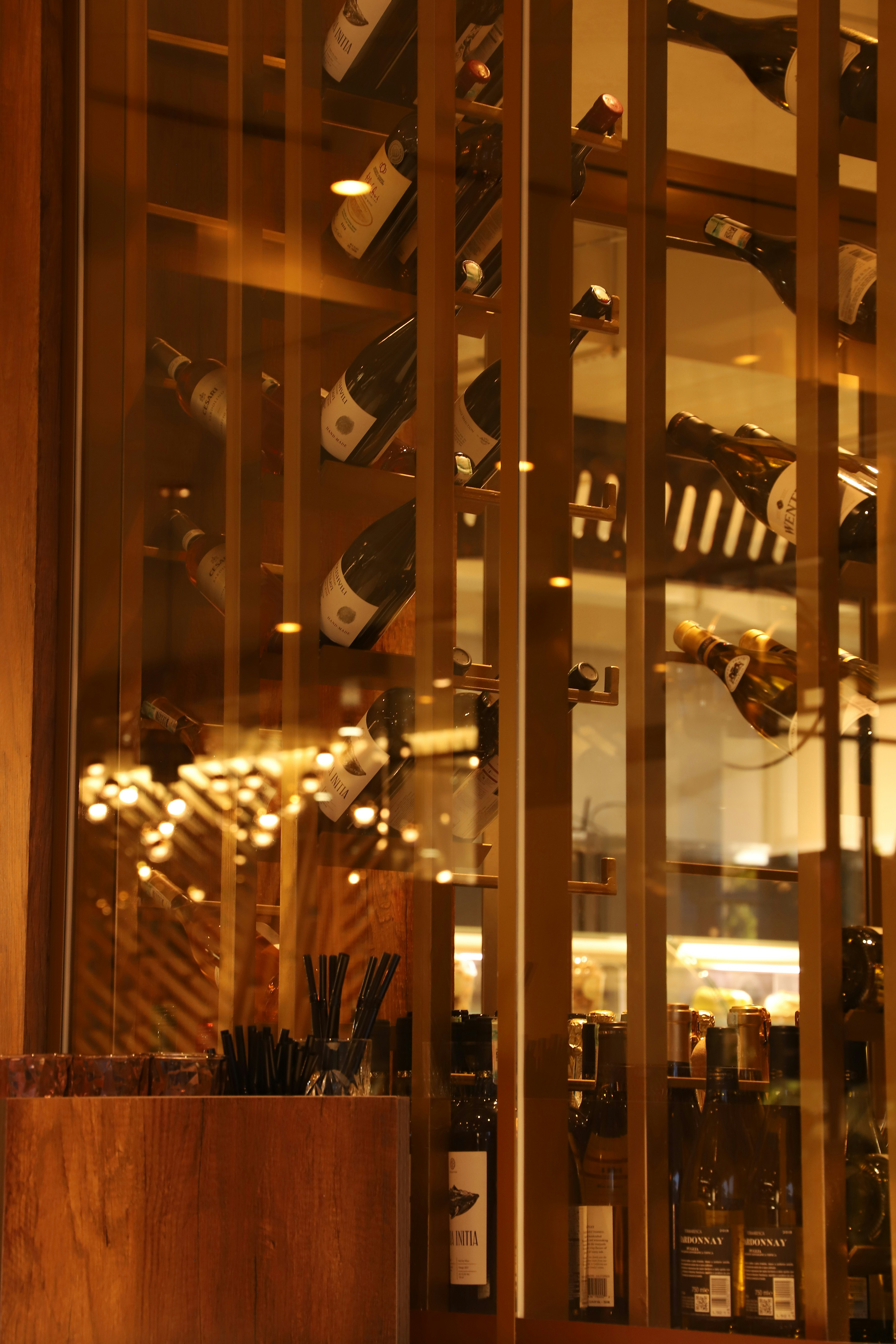 Mur en verre transparent avec ampoule photo – Photo Brun Gratuite sur ...